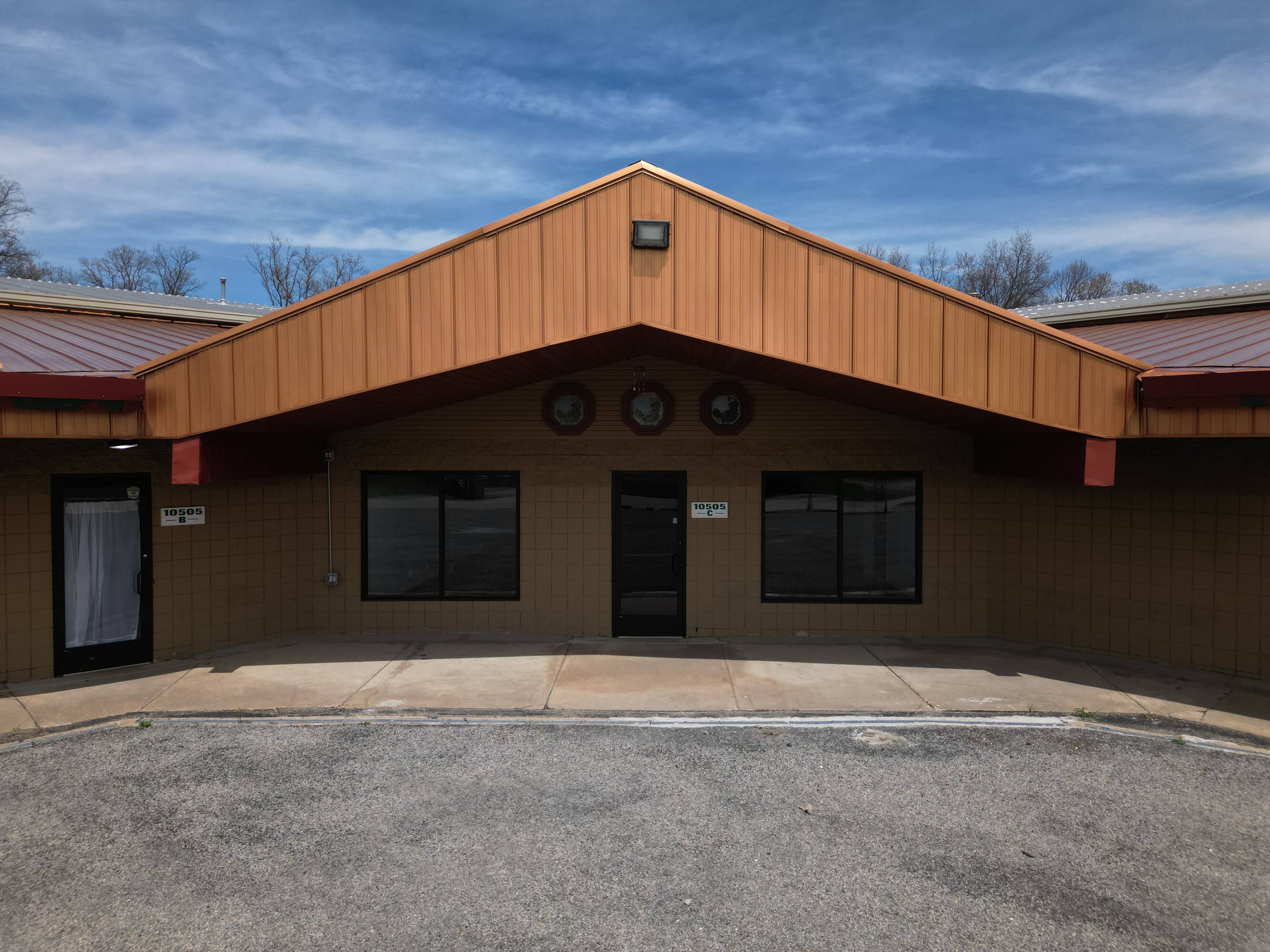 10505 Plaza Dr, Whitmore Lake, MI 48189 | Crexi.com