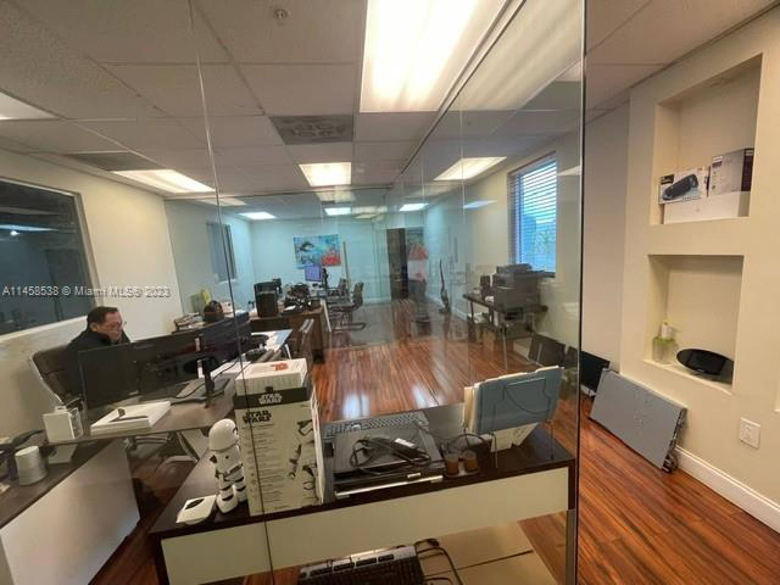 1335 NW 98 CT 7 Doral FL 33172-2777 APN: 3530320420070 | Crexi.com