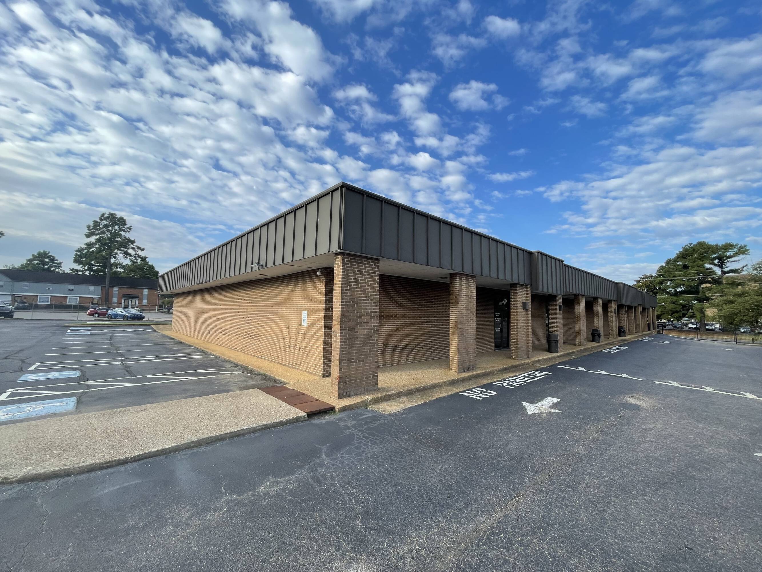 4250 FARONIA RD Memphis TN 38116-6527 APN: 079004 00016 | Crexi.com