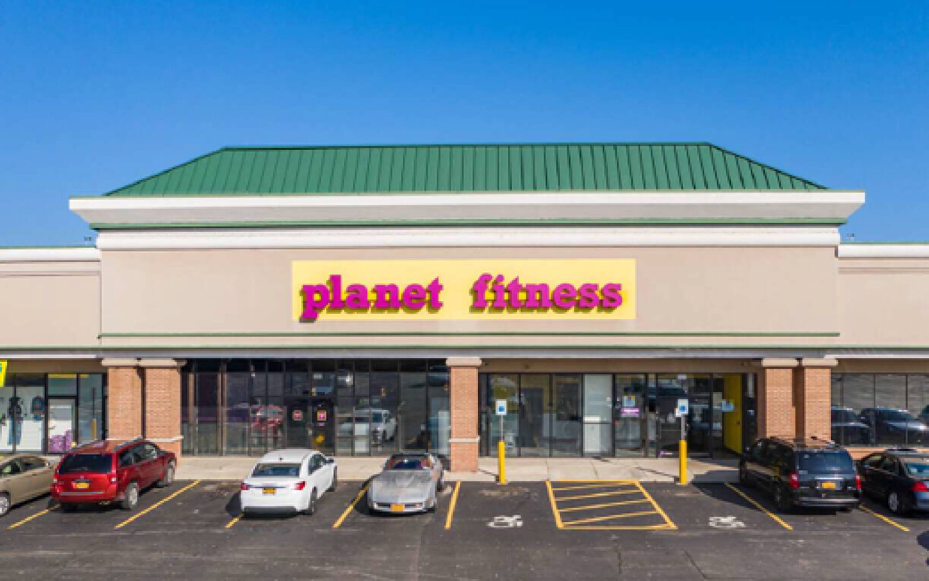 1850 E RIDGE RD Rochester NY 14622-2448 APN: 077.17-4-21.1 | Crexi.com