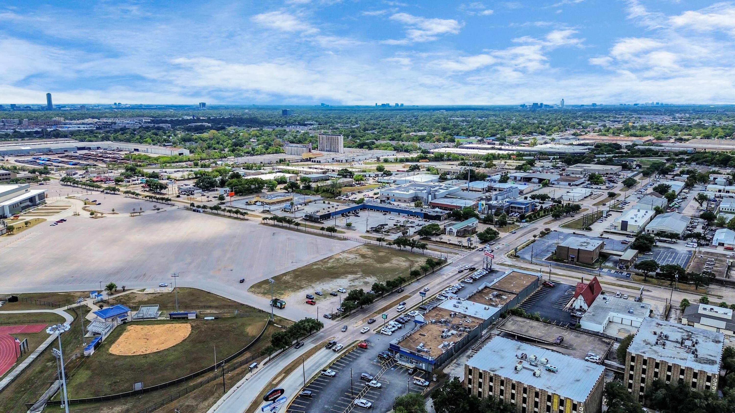 4622 Dacoma St, Houston, TX 77092 | Crexi.com