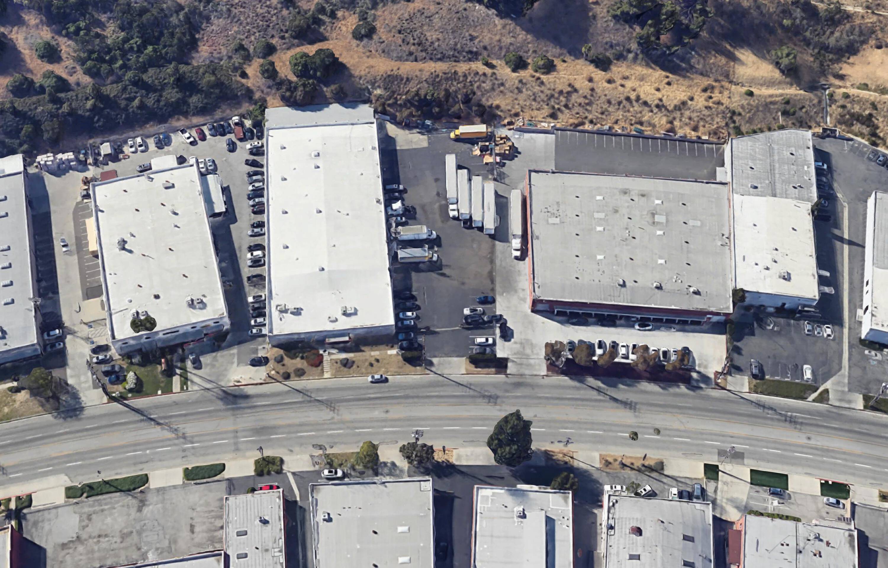 955 MONTEREY PASS RD Monterey Park CA 91754-3610 APN: 5237-020-001 ...
