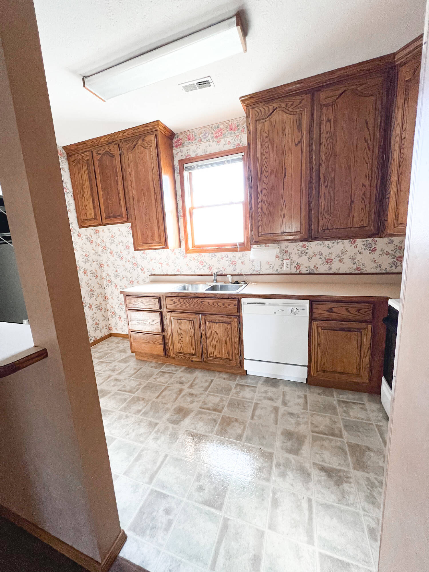 121 E Pine St, Strafford, MO 65757 | Crexi.com