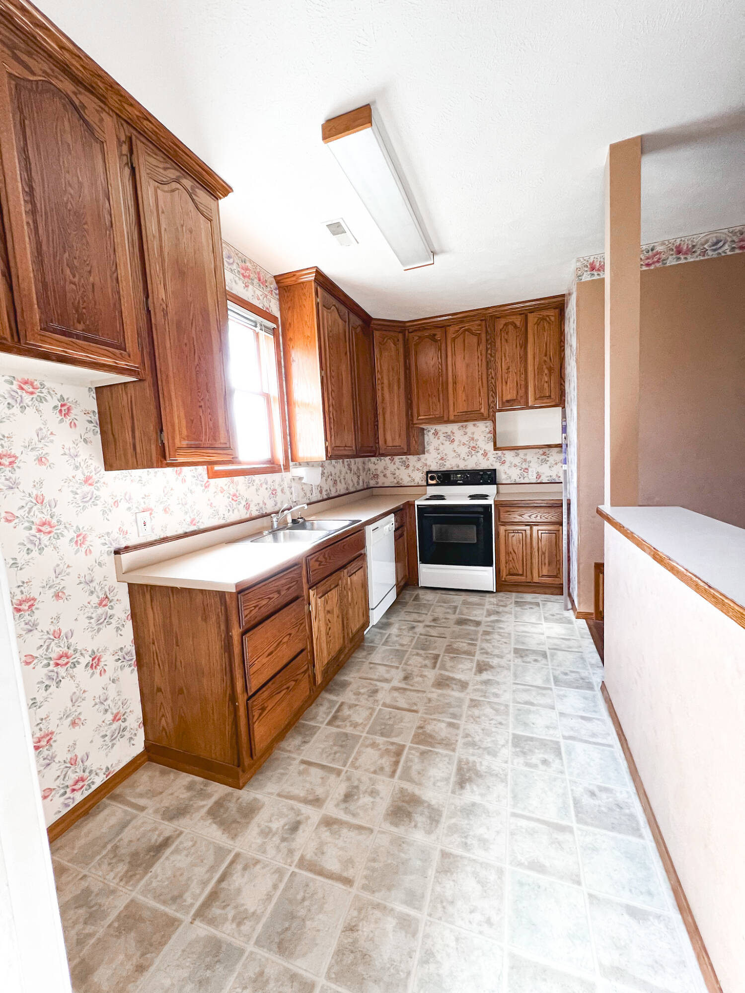 121 E Pine St, Strafford, MO 65757 | Crexi.com