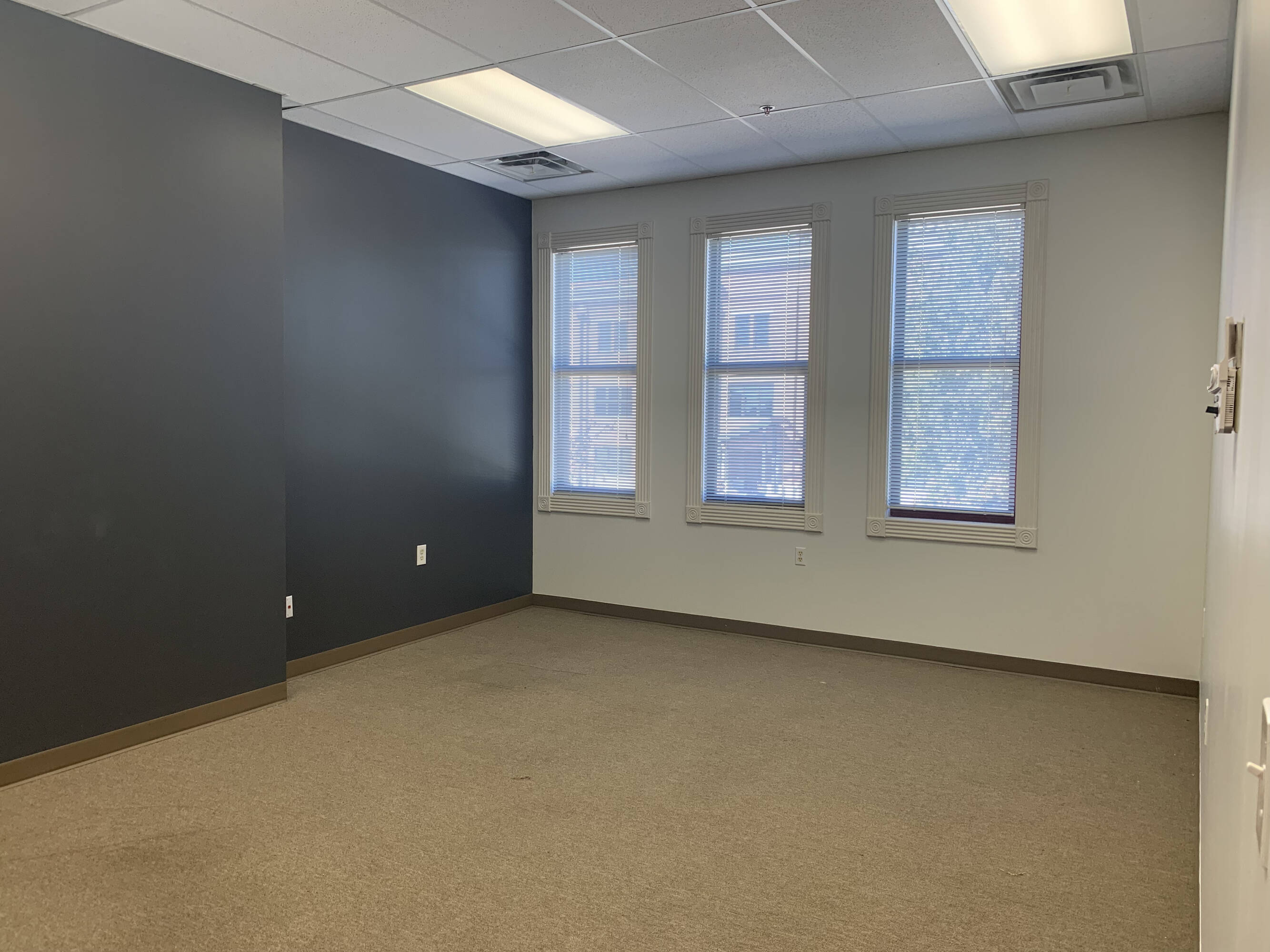 2142 W Chesterfield St, Springfield, MO 65807 | Crexi.com