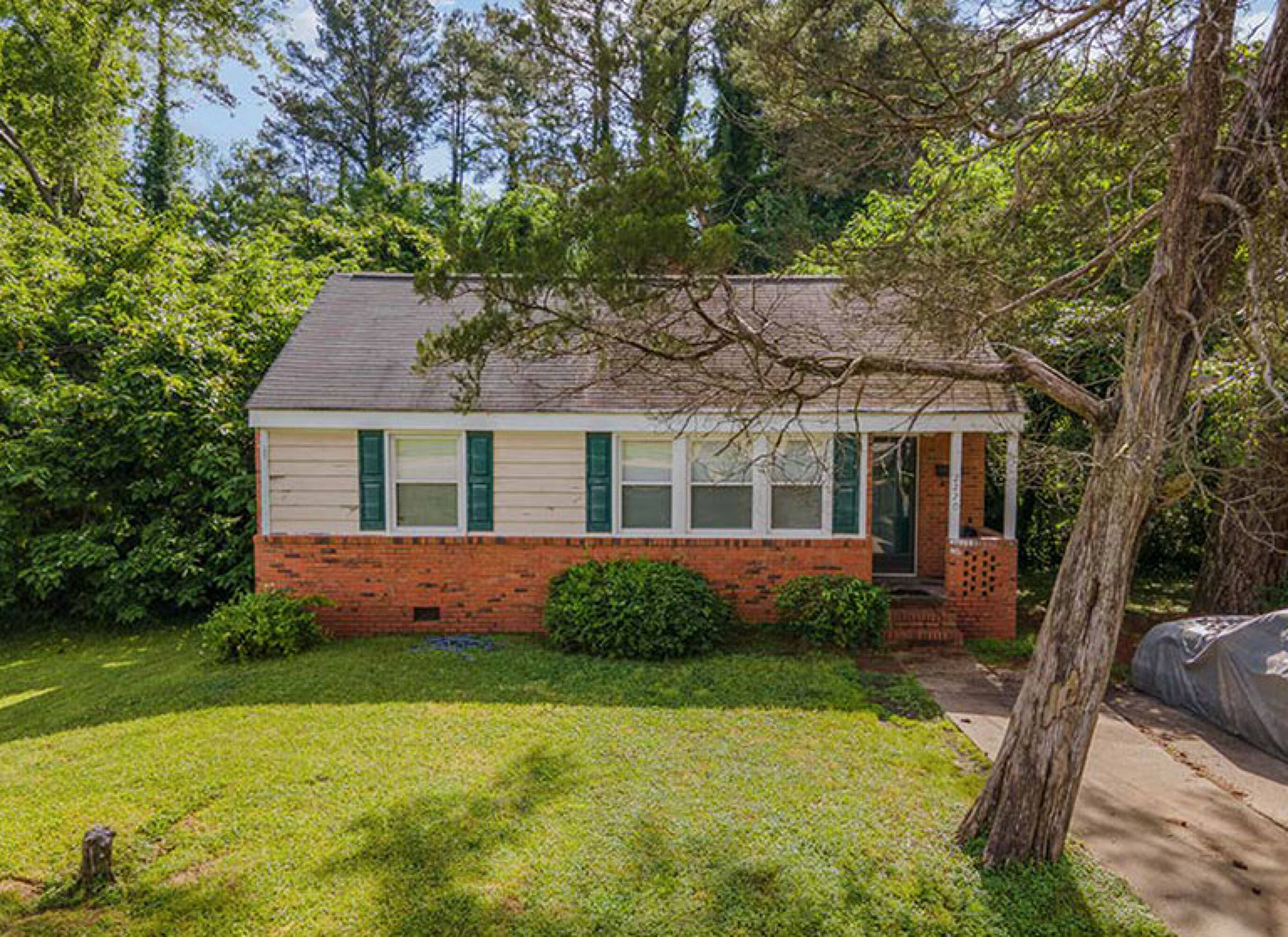 2216-2224 Wake Forest Rd, Raleigh, NC 27608 | Crexi.com