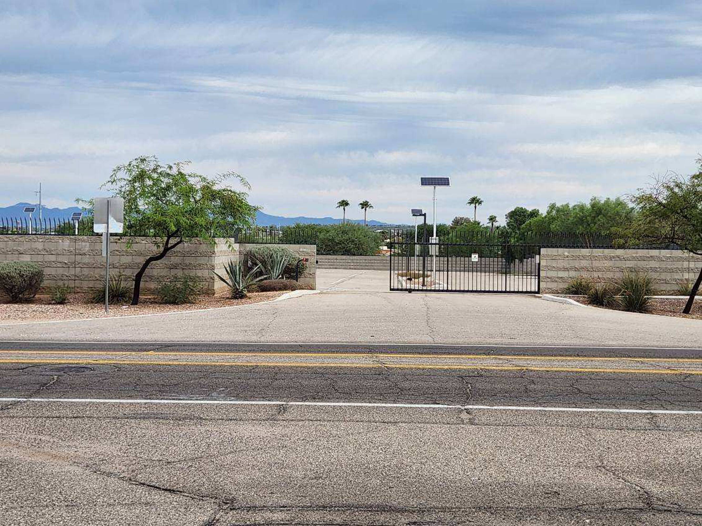 822 W Roger Rd, Tucson, AZ 85705 | Crexi.com