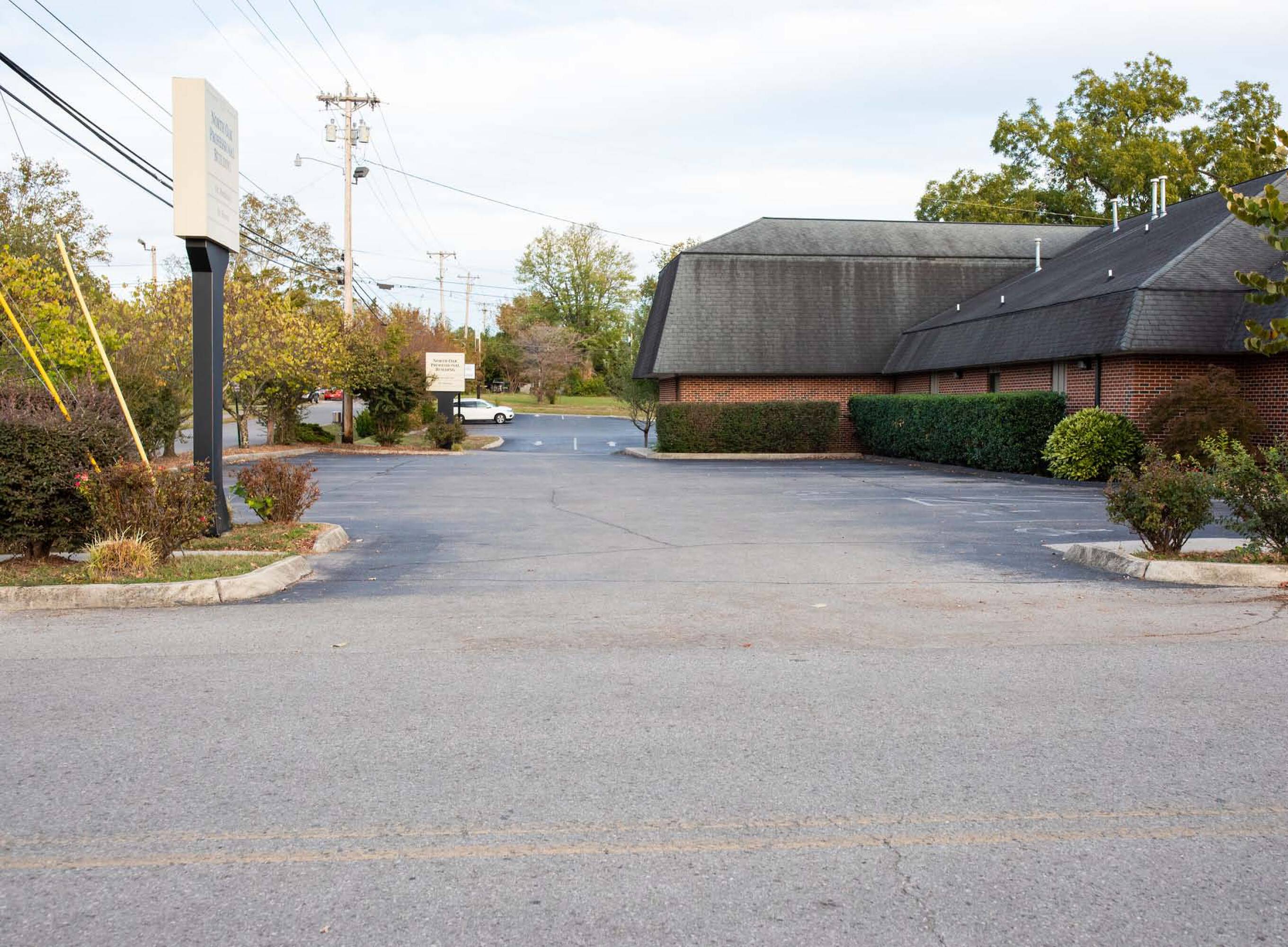 221 N Oak Ave, Cookeville, TN 38501 | Crexi.com