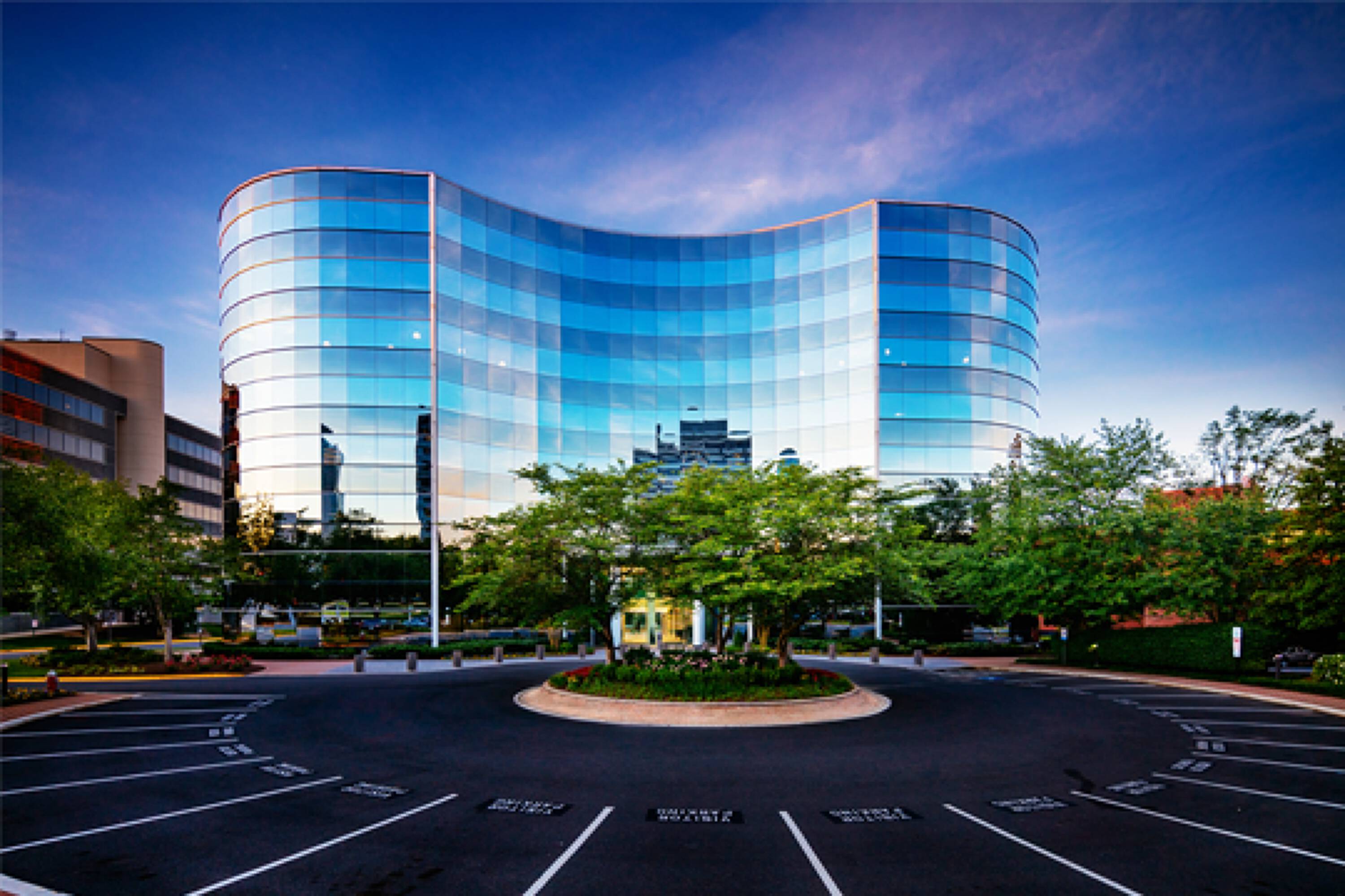 8609 Westwood Center Dr, Vienna, VA 22182 | Crexi.com