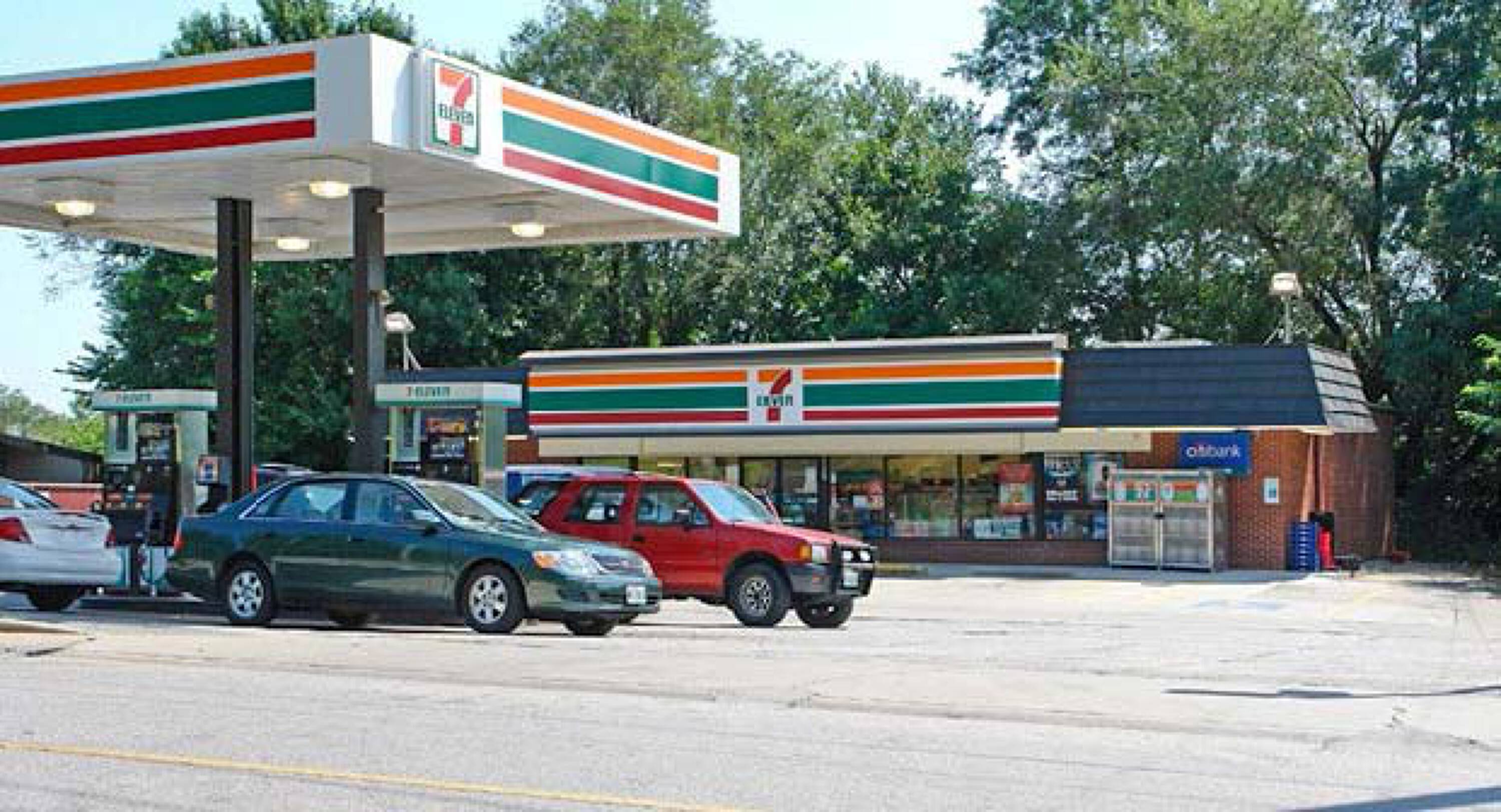 11107 Grandview Rd, Kansas City, MO 64137 | Crexi.com