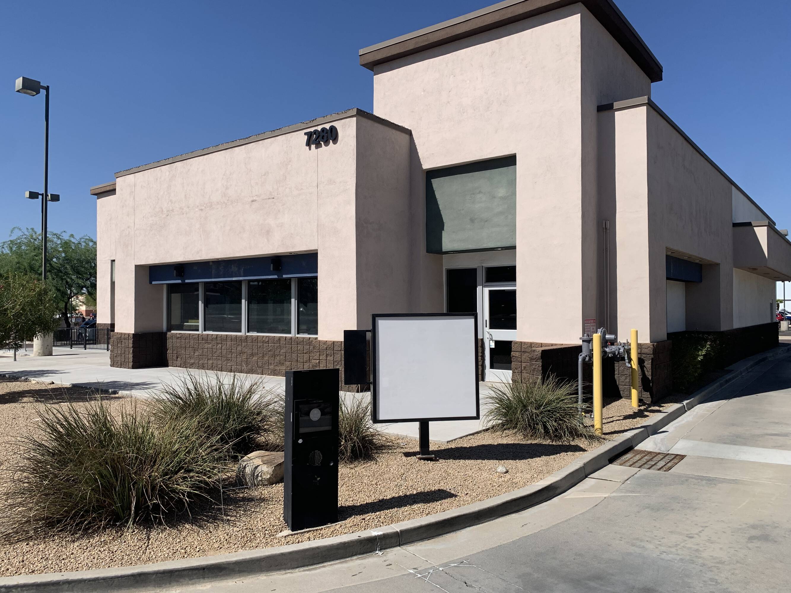 7280 W BELL RD Glendale AZ 85308-8528 APN: 200-44-740-E | Crexi.com