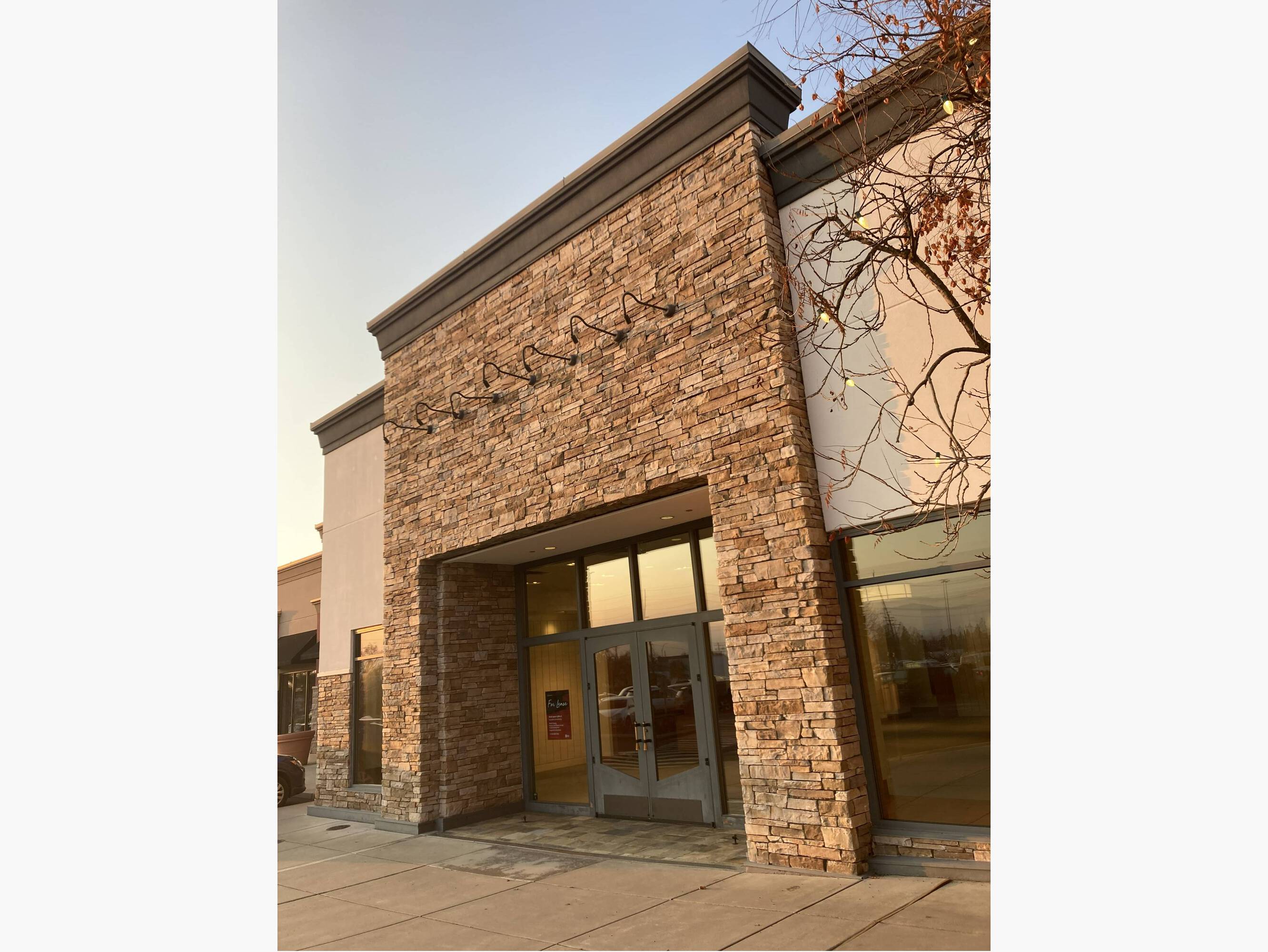 1600 N Riverside Ave, Medford, OR 97501 | Crexi.com