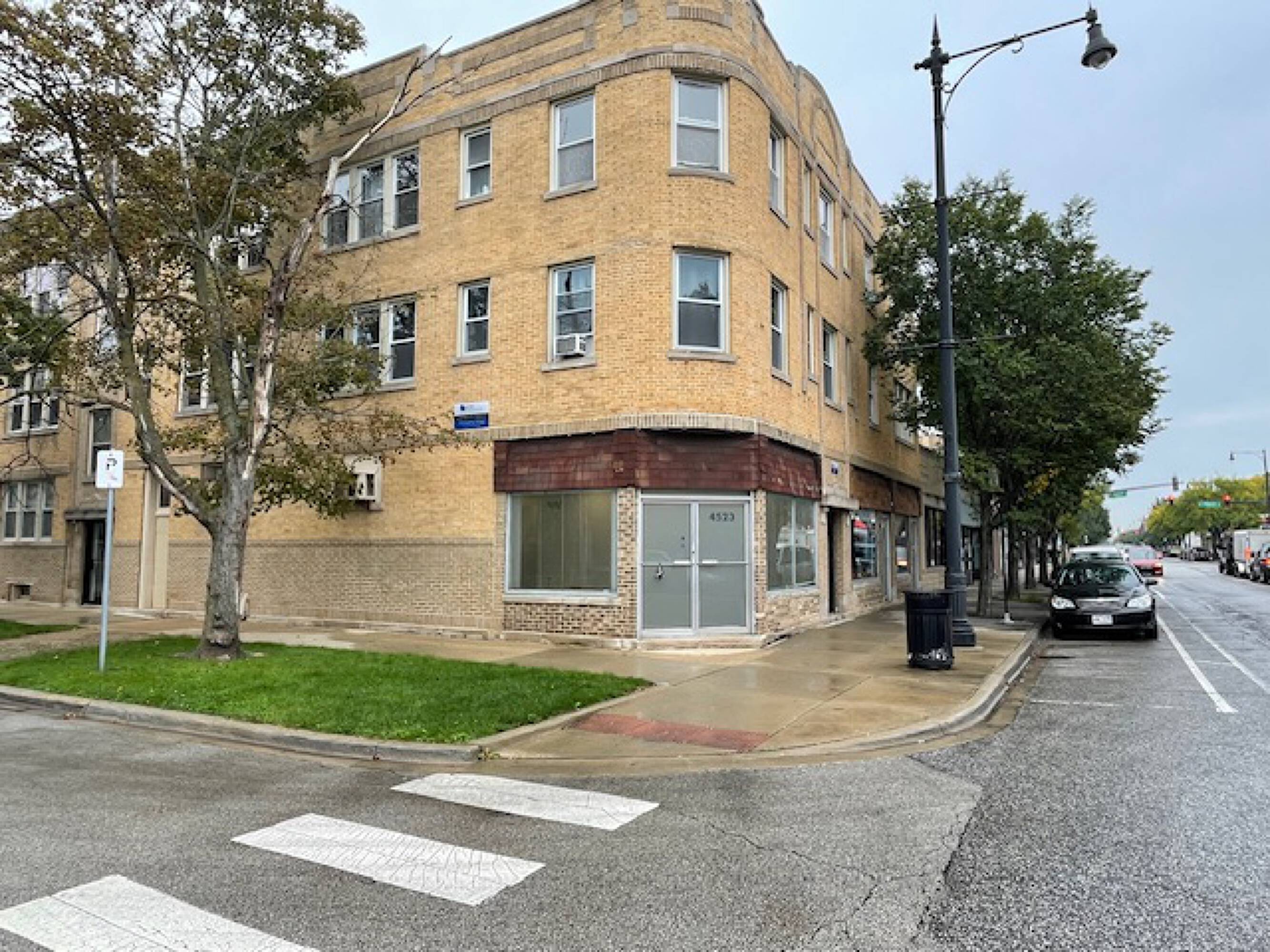 4519 N MILWAUKEE AVE Chicago IL 60630-3774 APN: 13162180010000 | Crexi.com