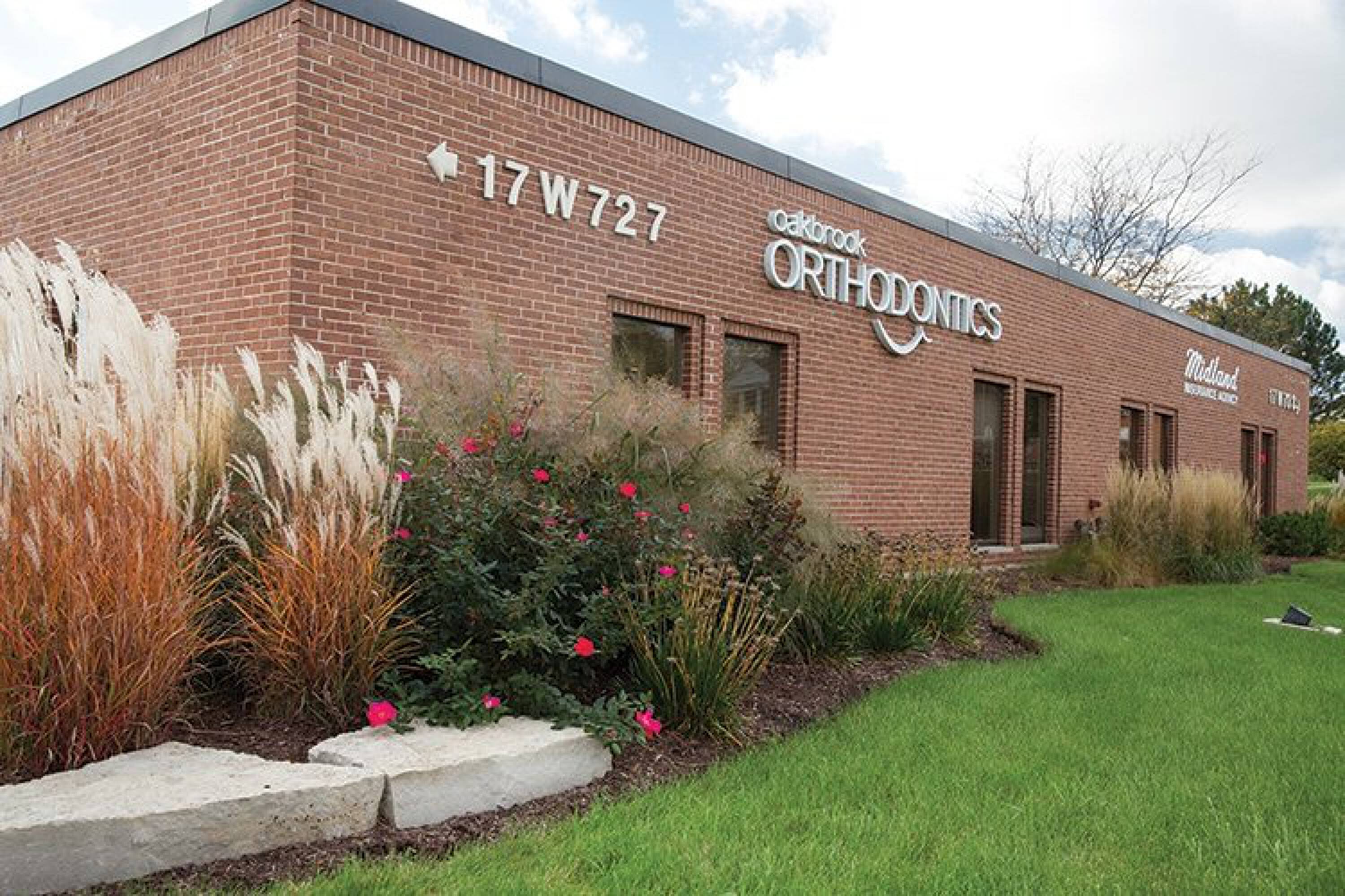 17W695-17W745 Butterfield Rd, Oakbrook Terrace, IL 60181 | Crexi.com