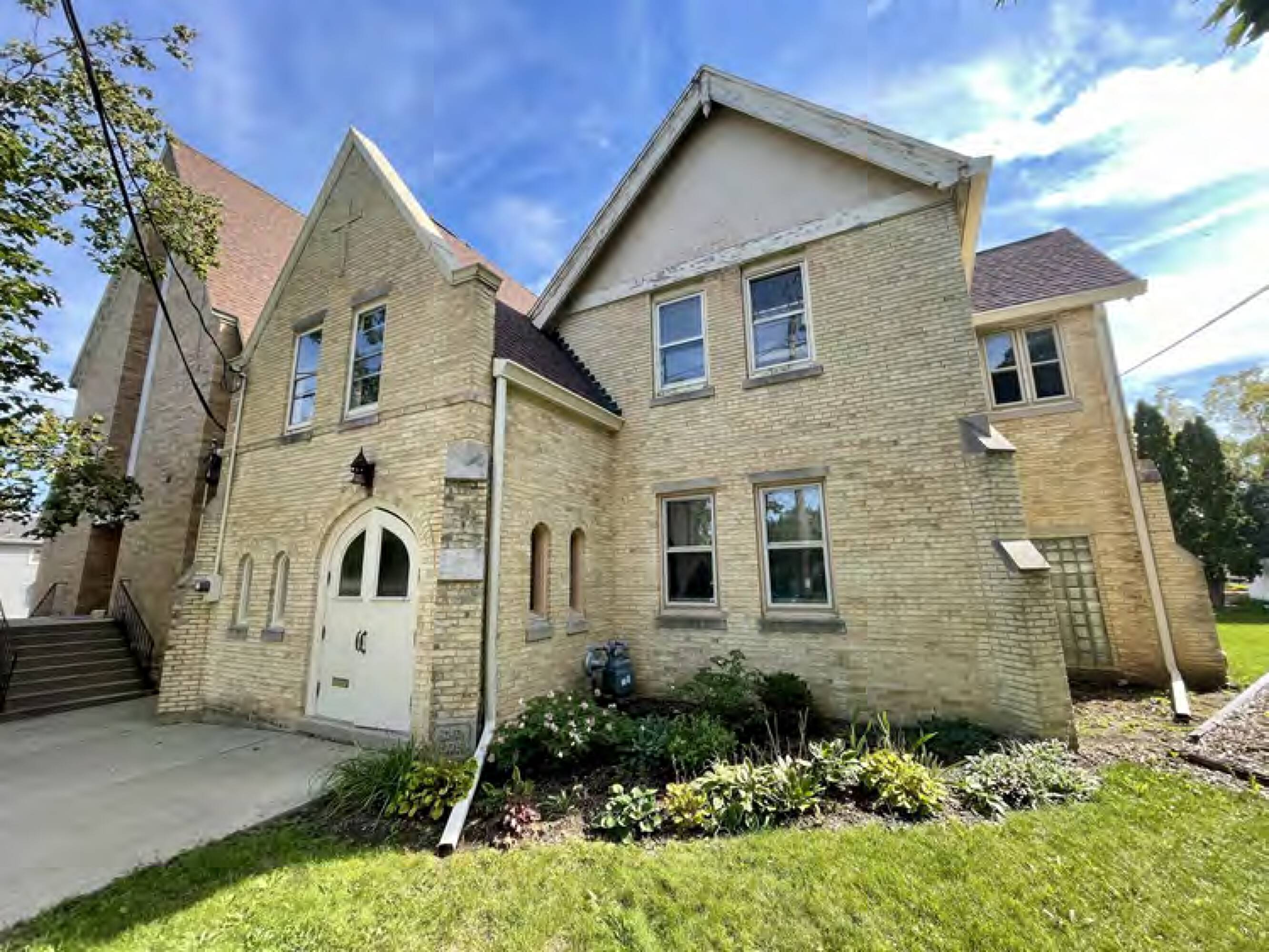 125 E State St, Burlington, WI 53105 | Crexi.com