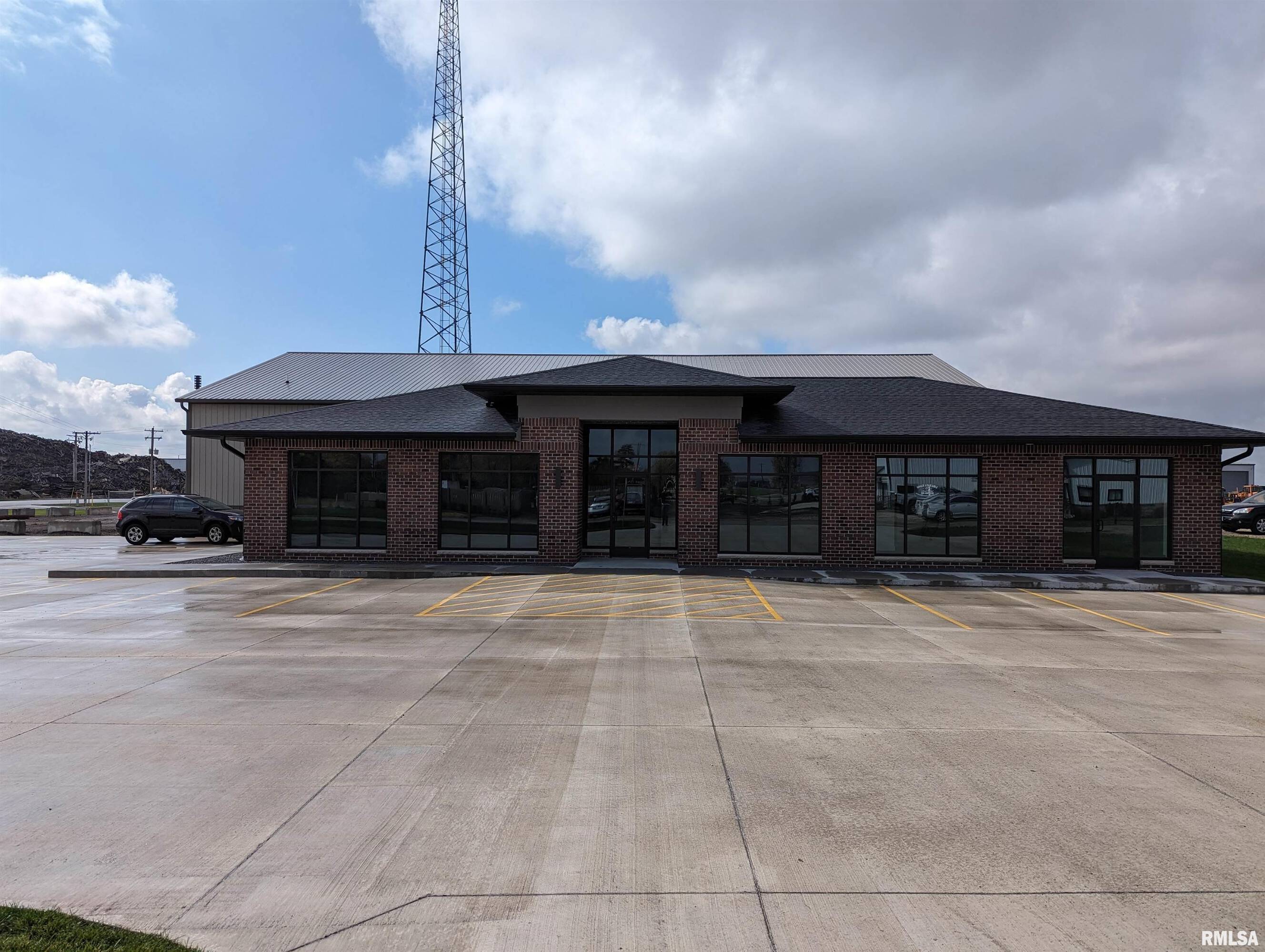 12 Legacy Drive, Goodfield, IL 61742 | Crexi.com