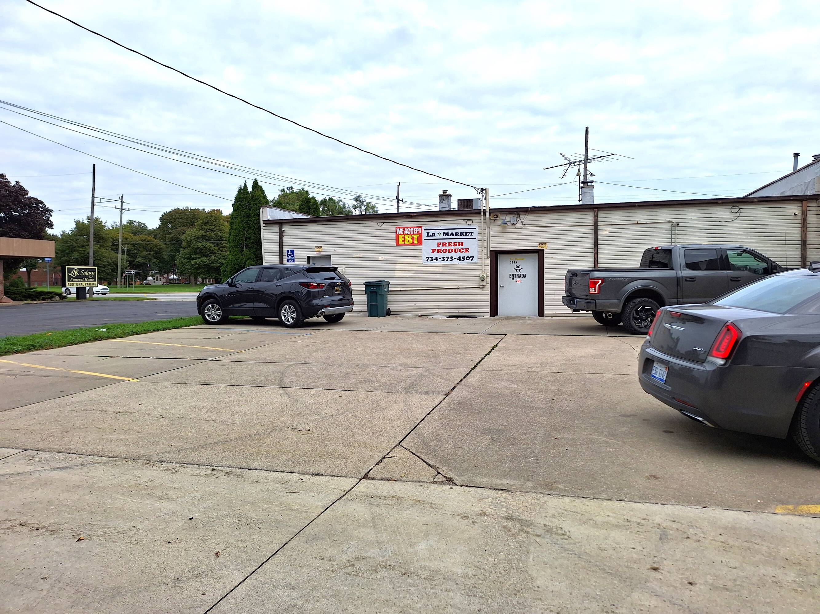 3272 Fort St, Lincoln Park, MI 48146 | Crexi.com