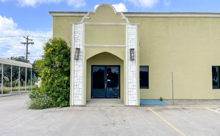 Lease Commercial Real Estate and Property in Roma, TX | Crexi.com