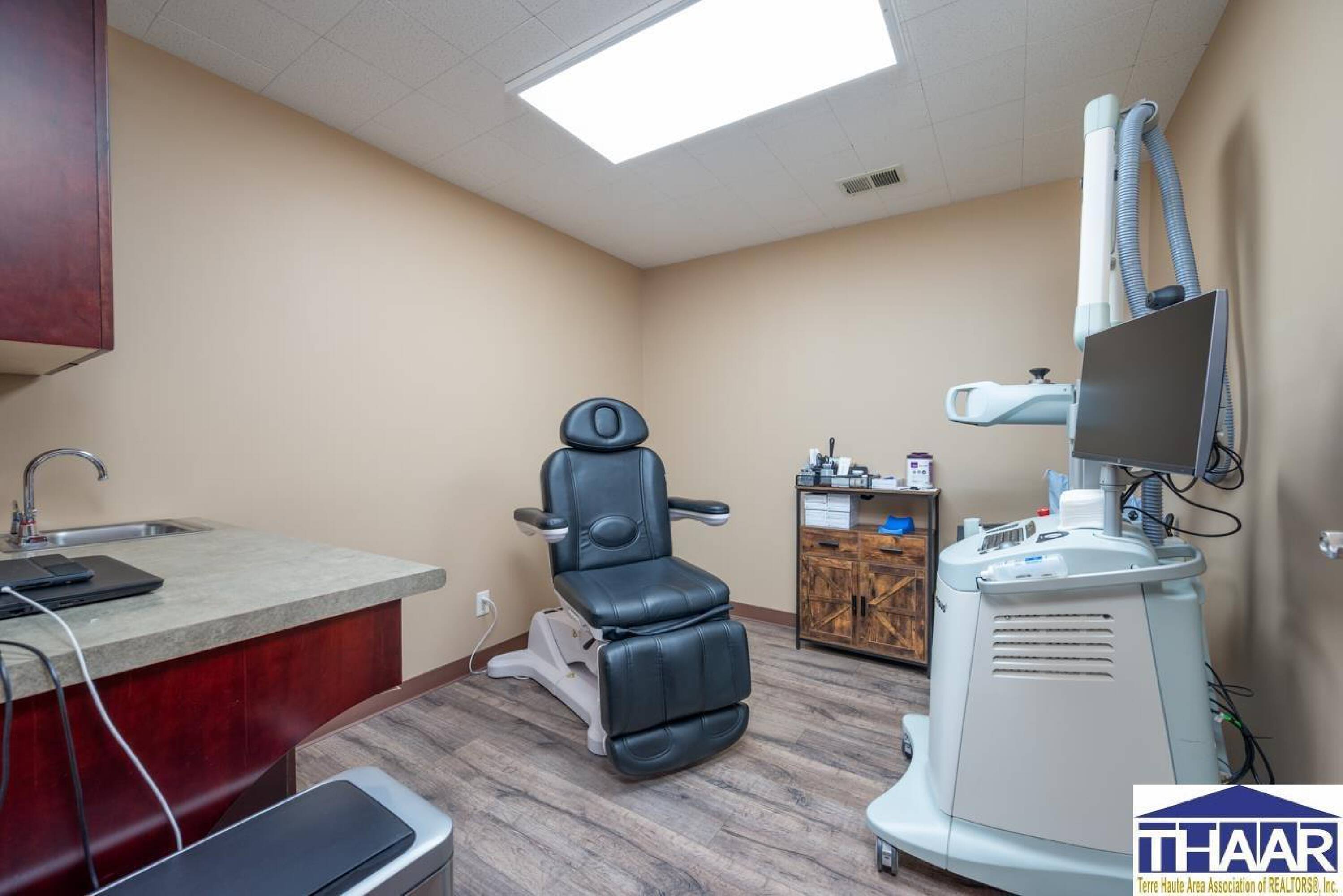 1600 E SPRINGHILL DR Terre Haute IN 47802-4363 APN: 84-09-10-276-001.000-004 | Crexi.com