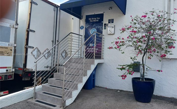 5465 NW 36th St, Miami Springs, FL 33166 | Crexi.com