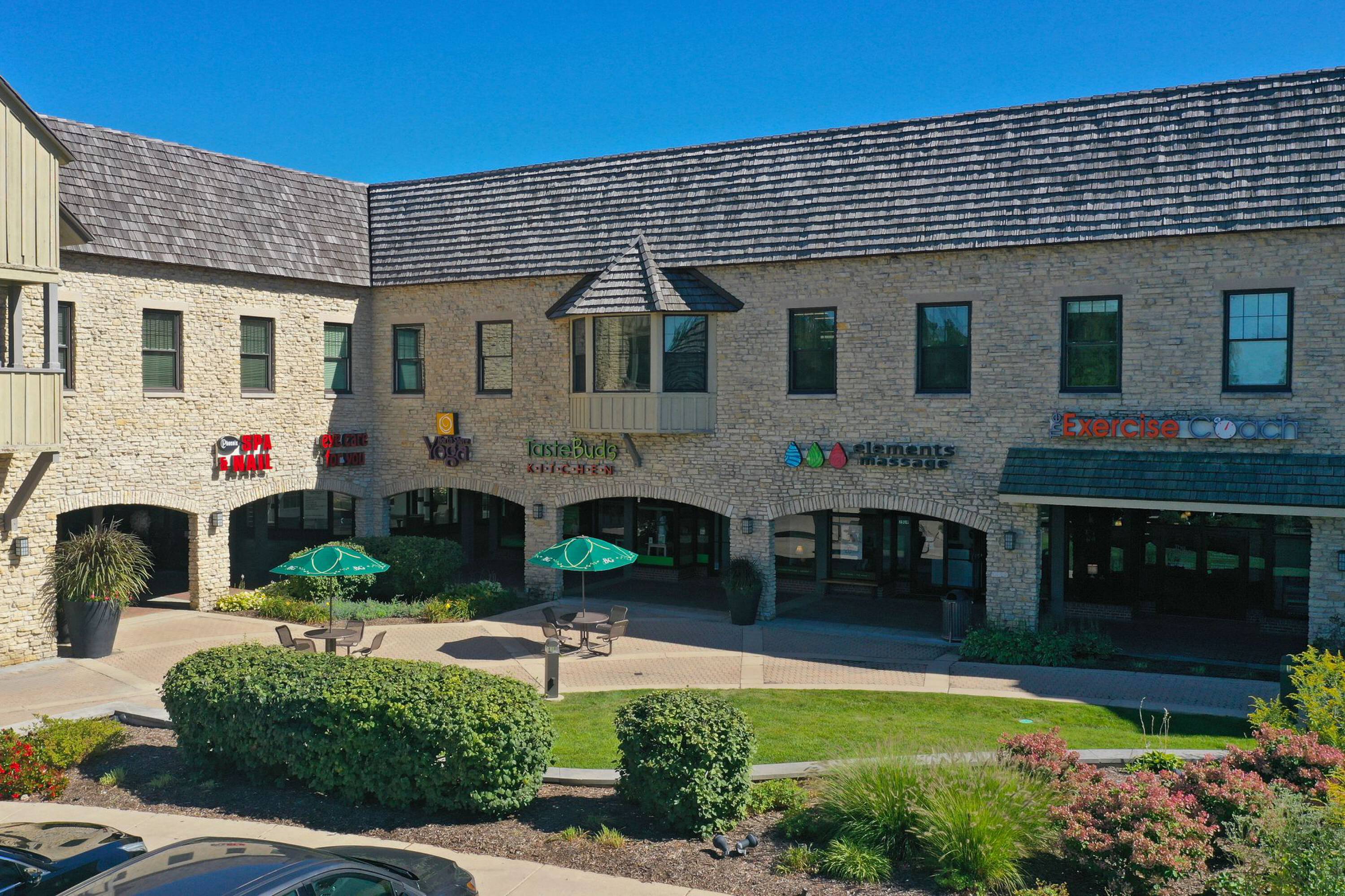 2501 WAUKEGAN RD Bannockburn IL 60015-1569 APN: 16-17-310-006 | Crexi.com