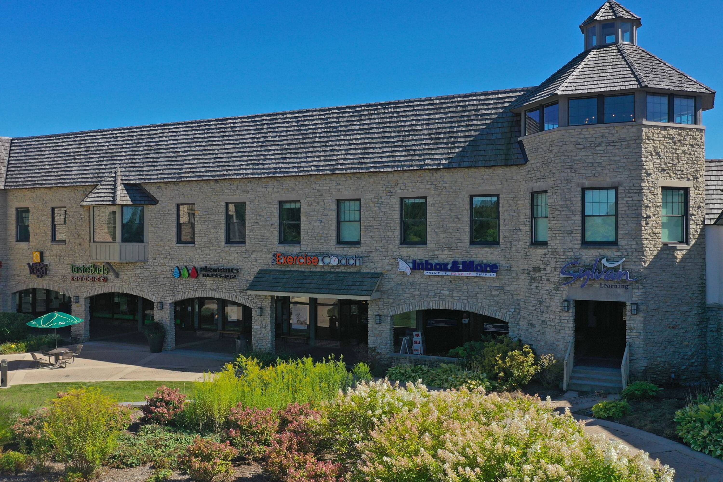 2501 WAUKEGAN RD Bannockburn IL 60015-1569 APN: 16-17-310-006 | Crexi.com