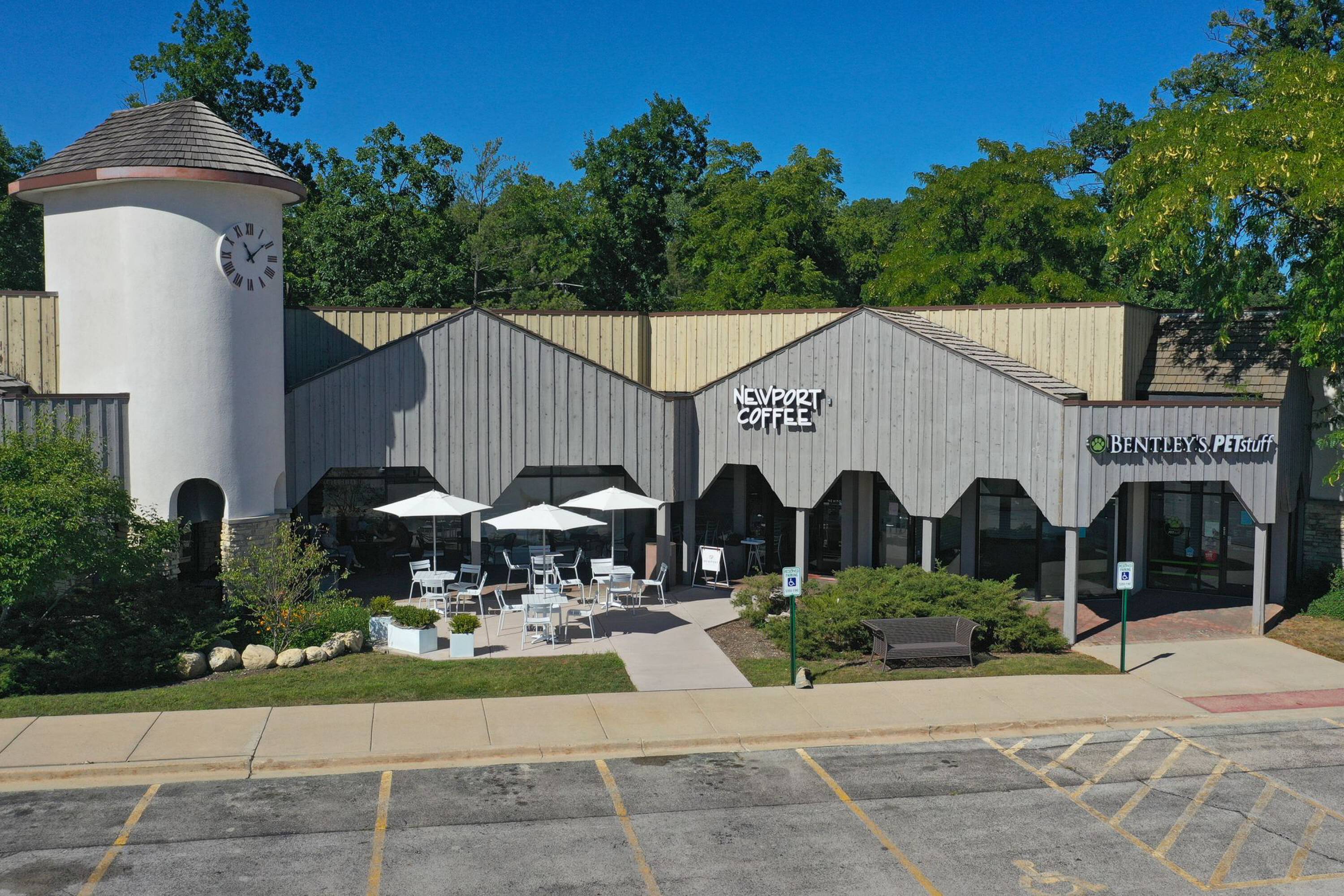 2501 WAUKEGAN RD Bannockburn IL 60015-1569 APN: 16-17-310-006 | Crexi.com