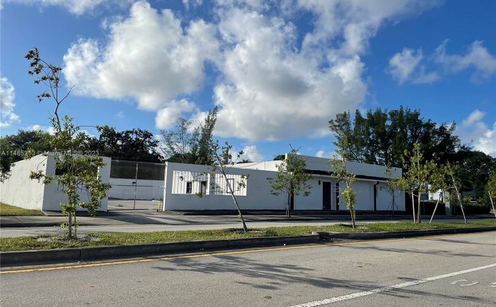 6470 SW 62nd Ave, South Miami, FL 33143 | Crexi.com