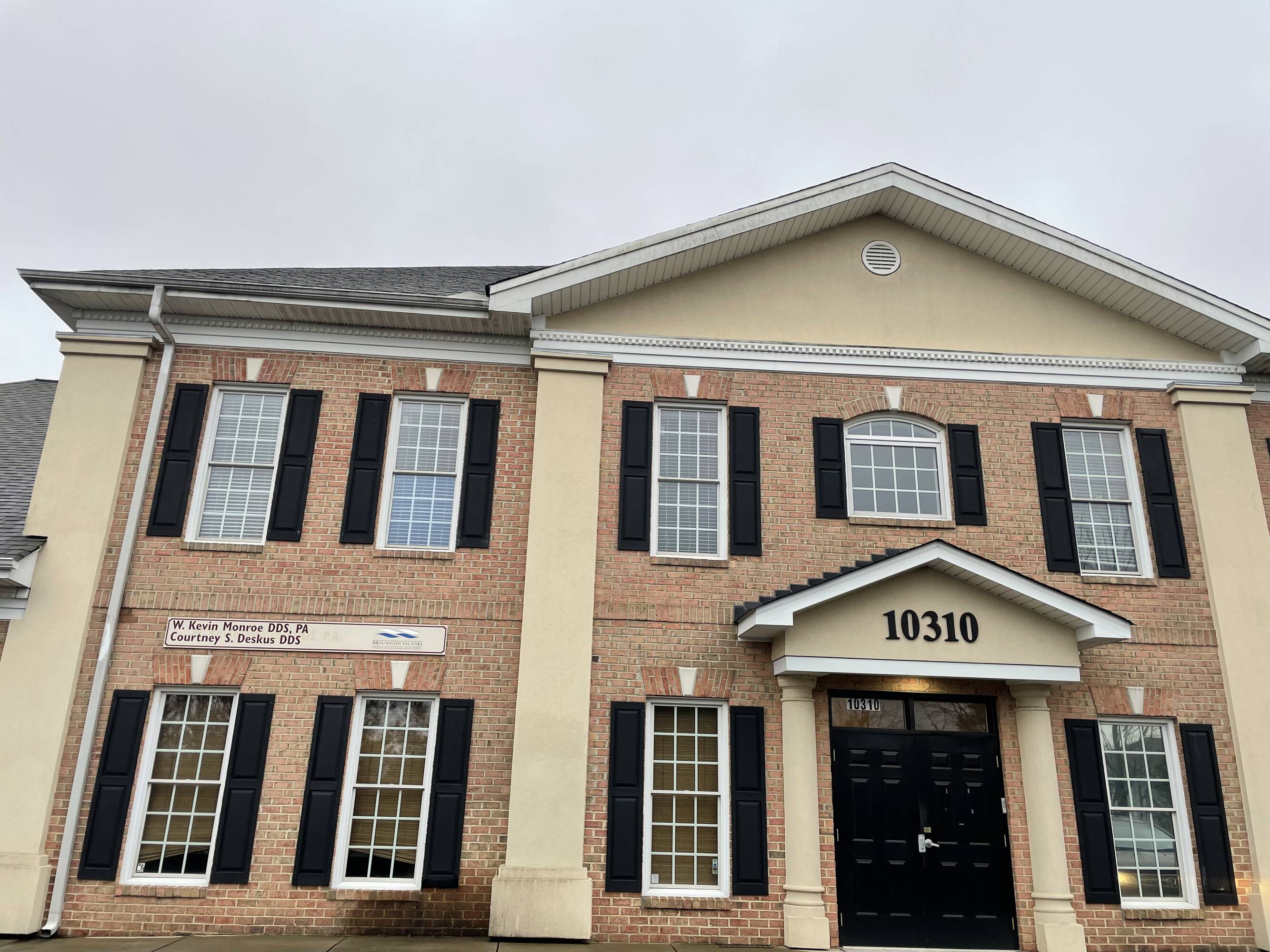 10310 Couloak Dr, Charlotte, NC 28216 | Crexi.com