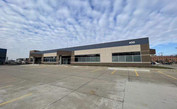 400 SW 8th St, Des Moines, IA 50309 | Crexi.com