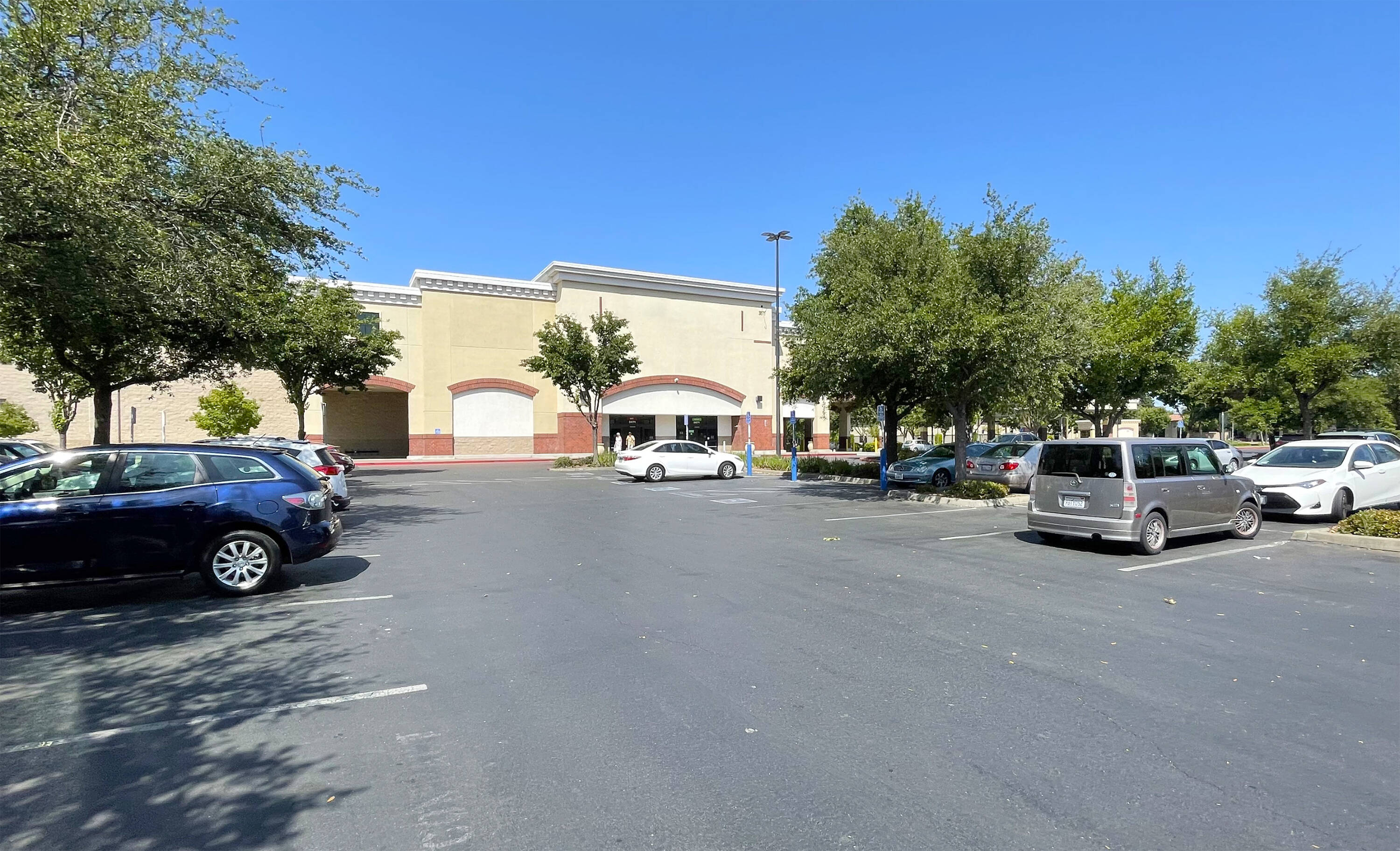 3671 N Freeway Blvd, Sacramento, CA 95834 | Crexi.com