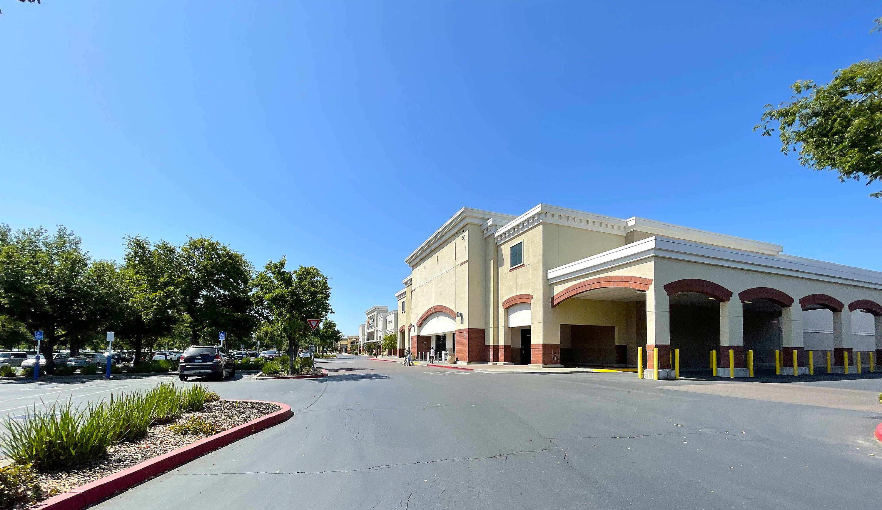 3671 N Freeway Blvd, Sacramento, CA 95834 | Crexi.com