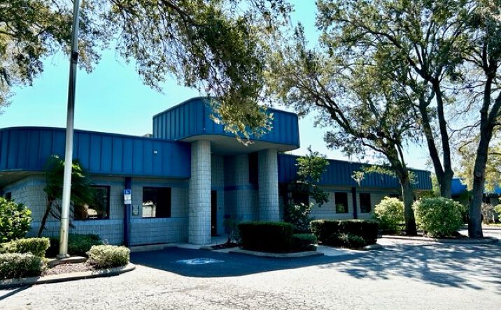 7575 Commerce Ct, Sarasota, FL 34243 | Crexi.com