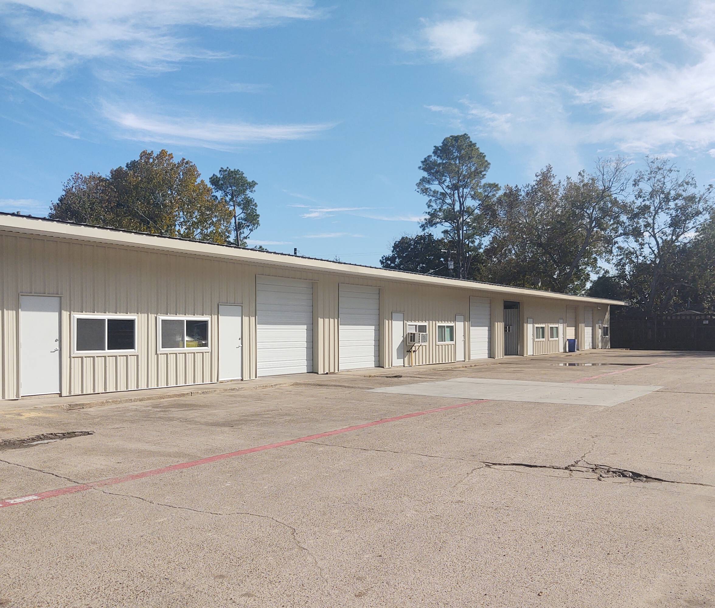 1108 N Hwy 360