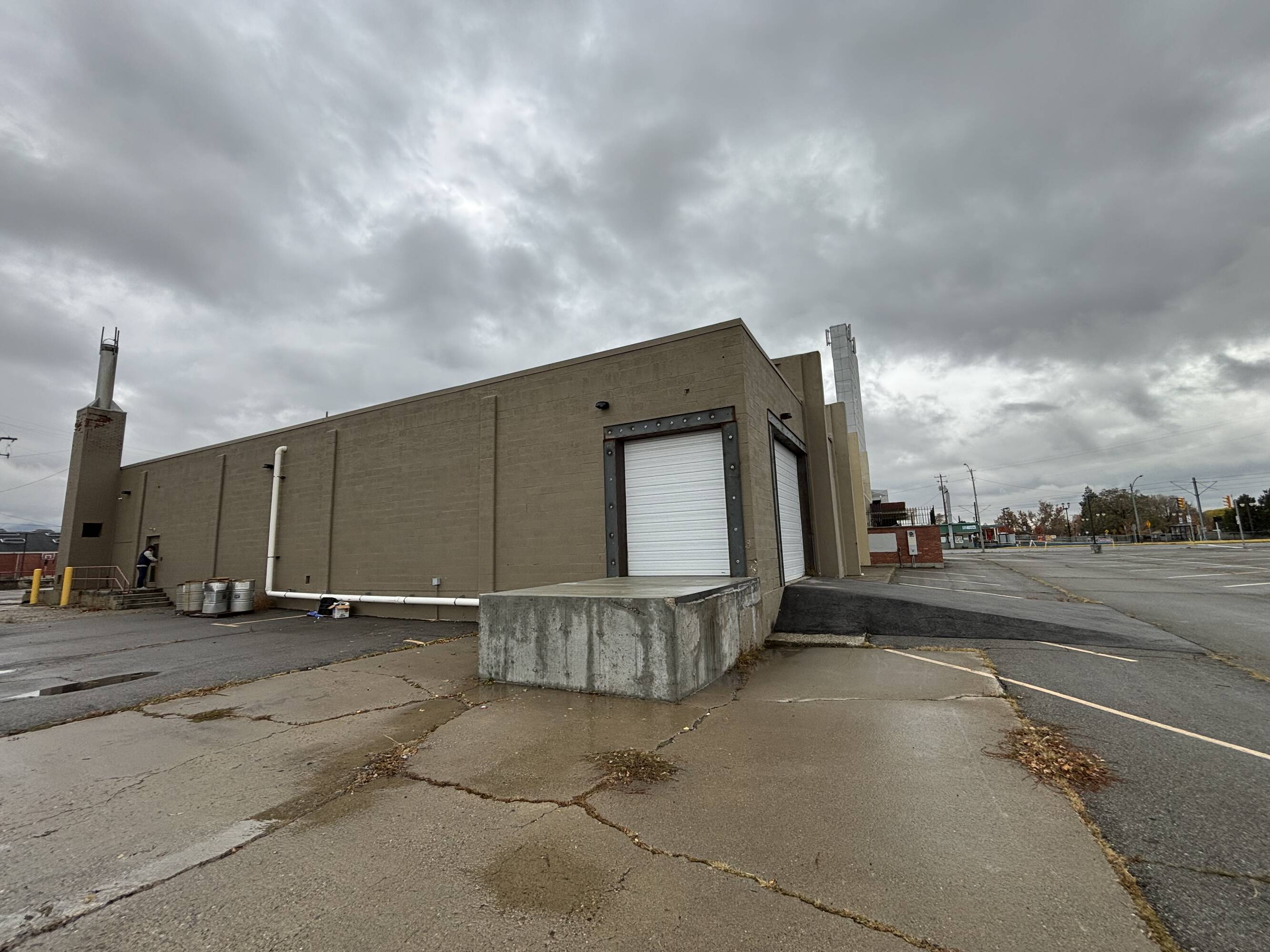52 W CENTER ST Midvale UT 84047-7368 APN: 21254790070000 | Crexi.com