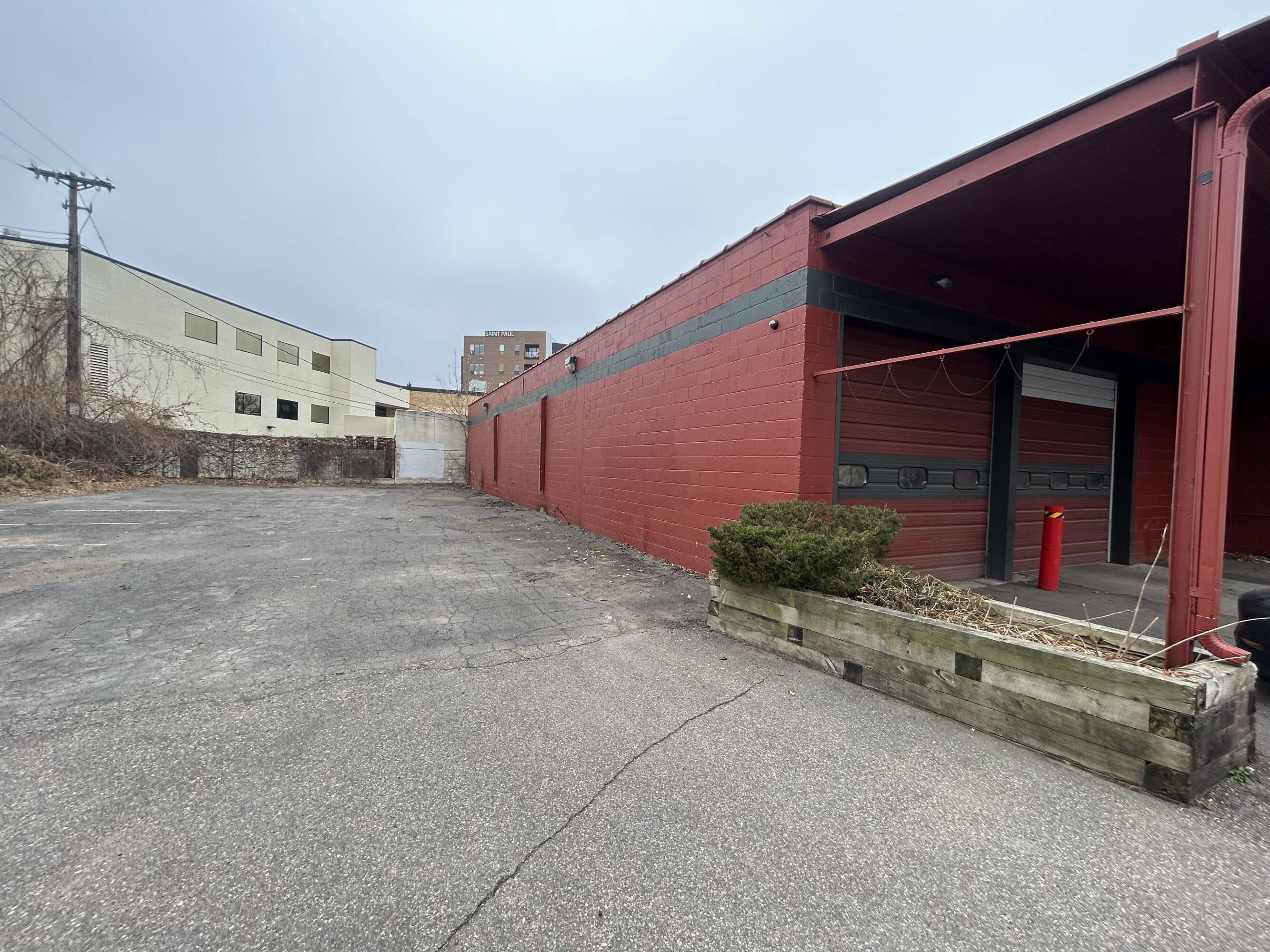 61 BEDFORD ST SE Minneapolis MN 55414-3553 APN: 3002923410019 | Crexi.com