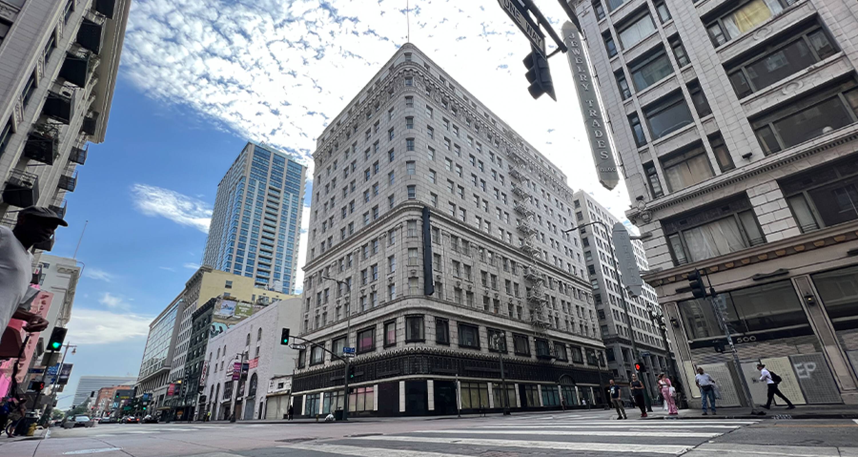 215 W 5th St, Los Angeles, CA 90013 | Crexi.com