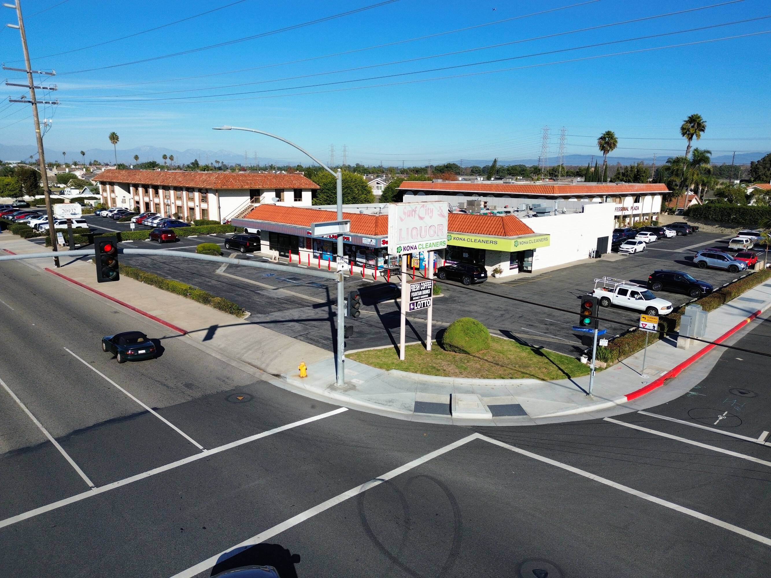 20972 BROOKHURST ST Huntington Beach CA 92646-6633 APN: 155-242-30 ...