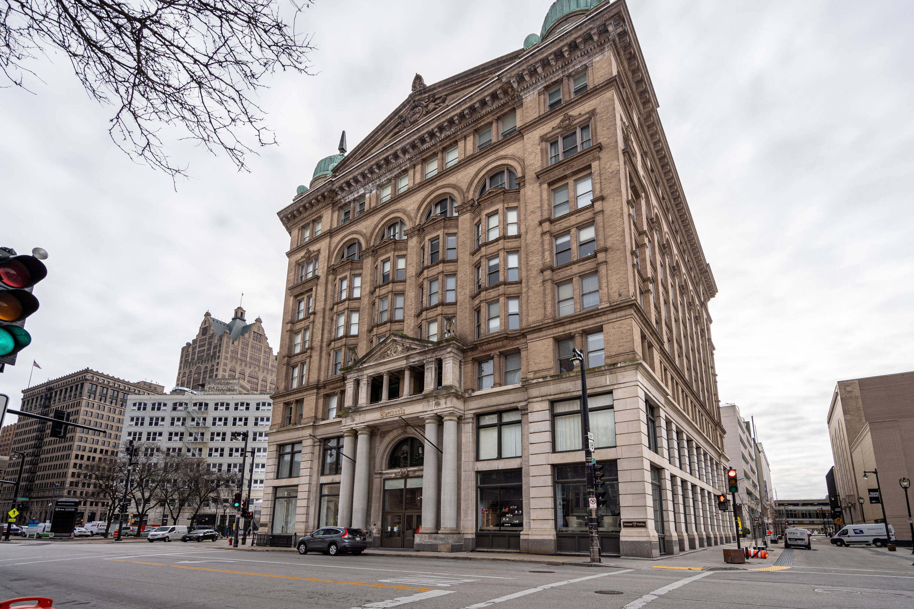 135 W Wells St, Milwaukee, WI 53203 | Crexi.com