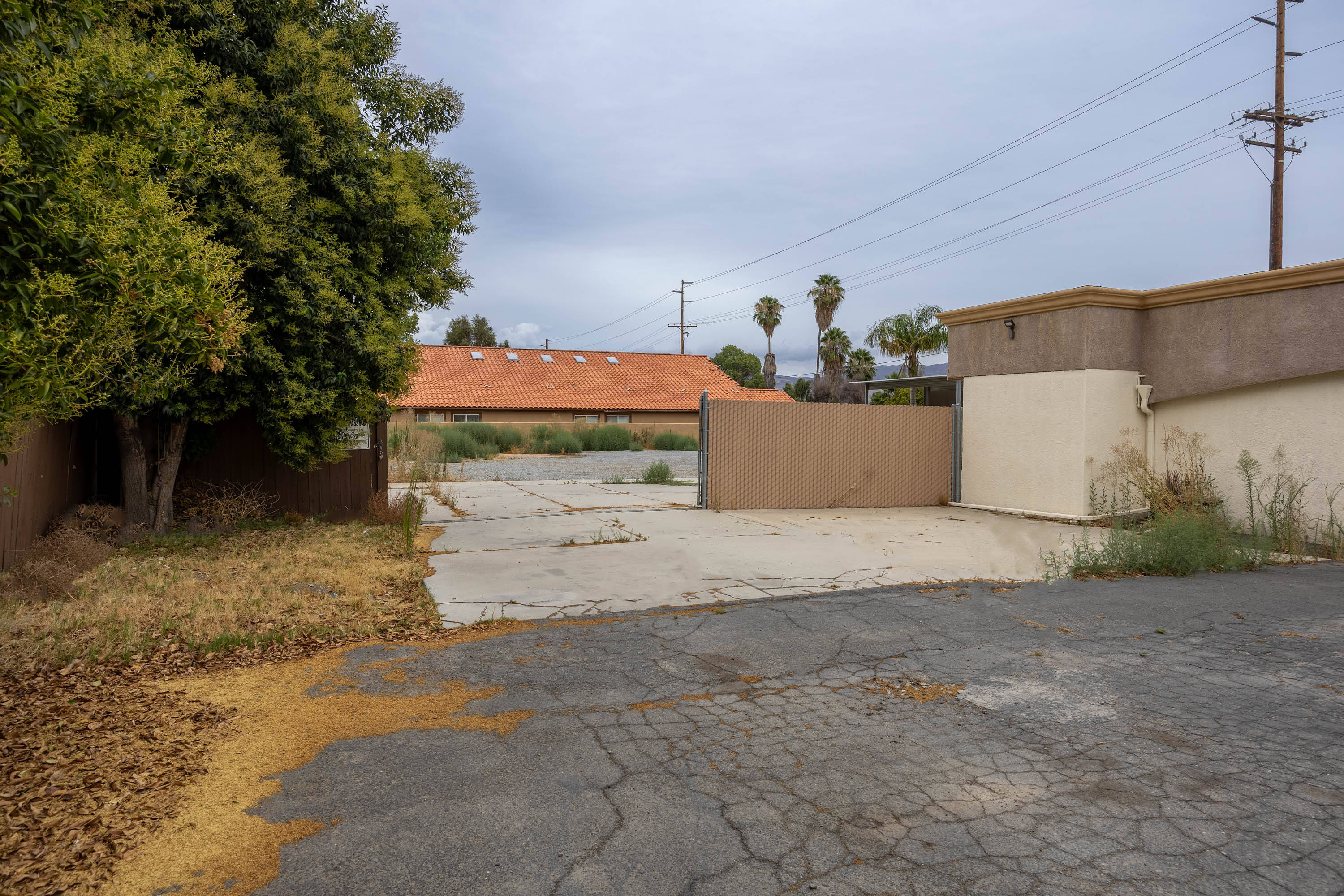 4490 E FLORIDA AVE Hemet CA 92544-5021 APN: 551180017551180016 | Crexi.com