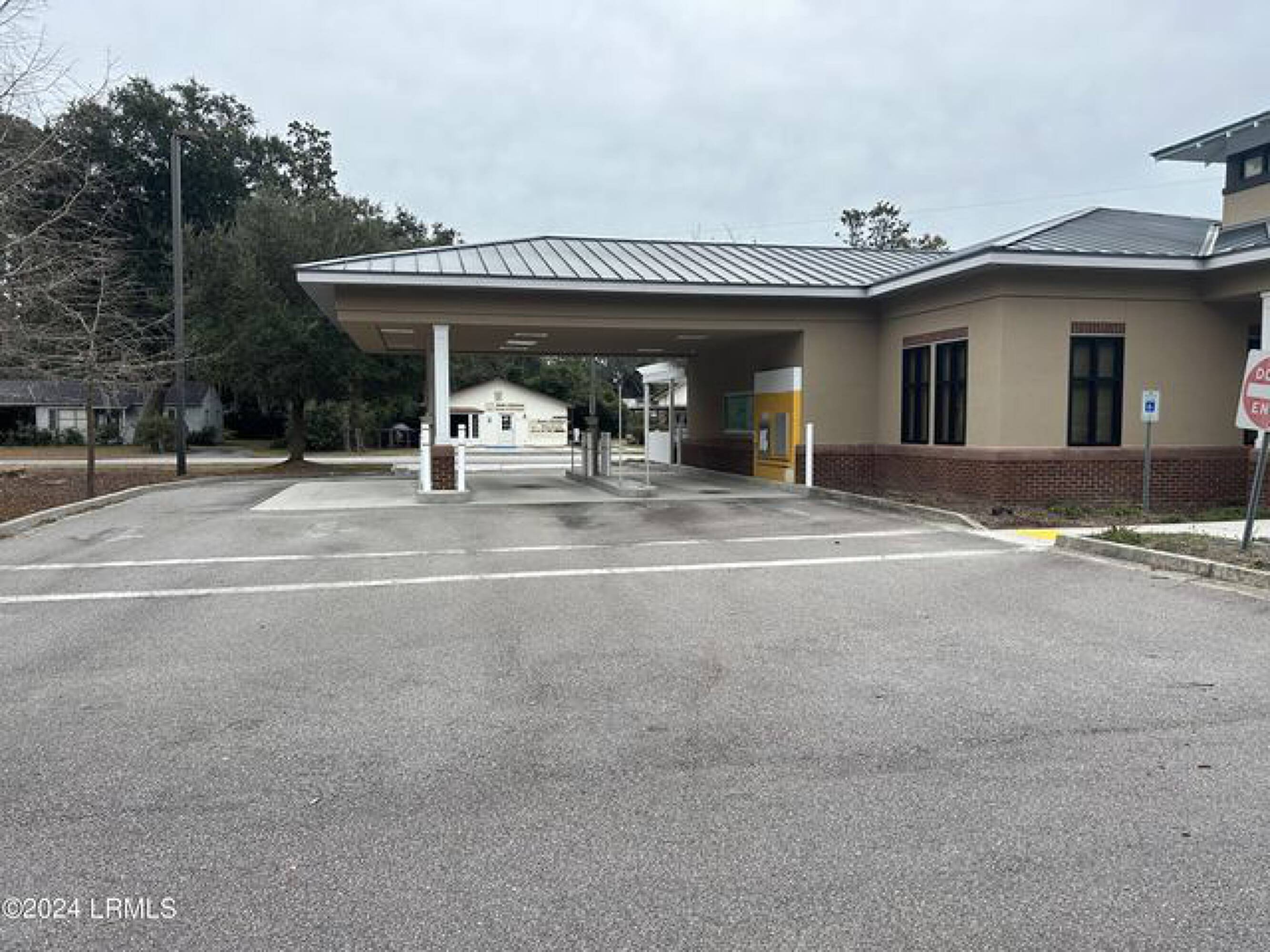 819 Parris Island Gateway, Beaufort, SC 29906 | Crexi.com