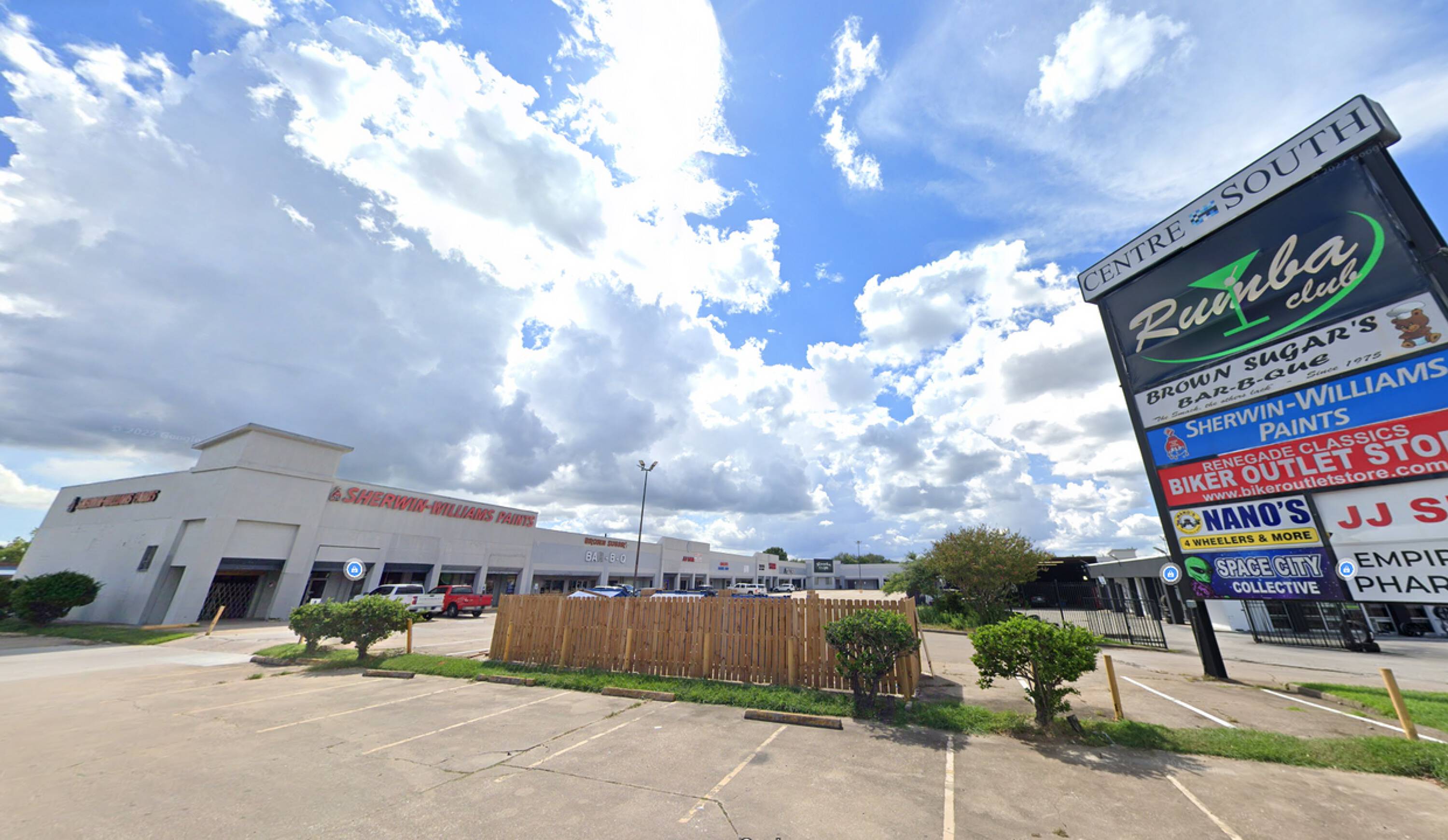 10737 Kingspoint Rd, Houston, TX 77075 | Crexi.com