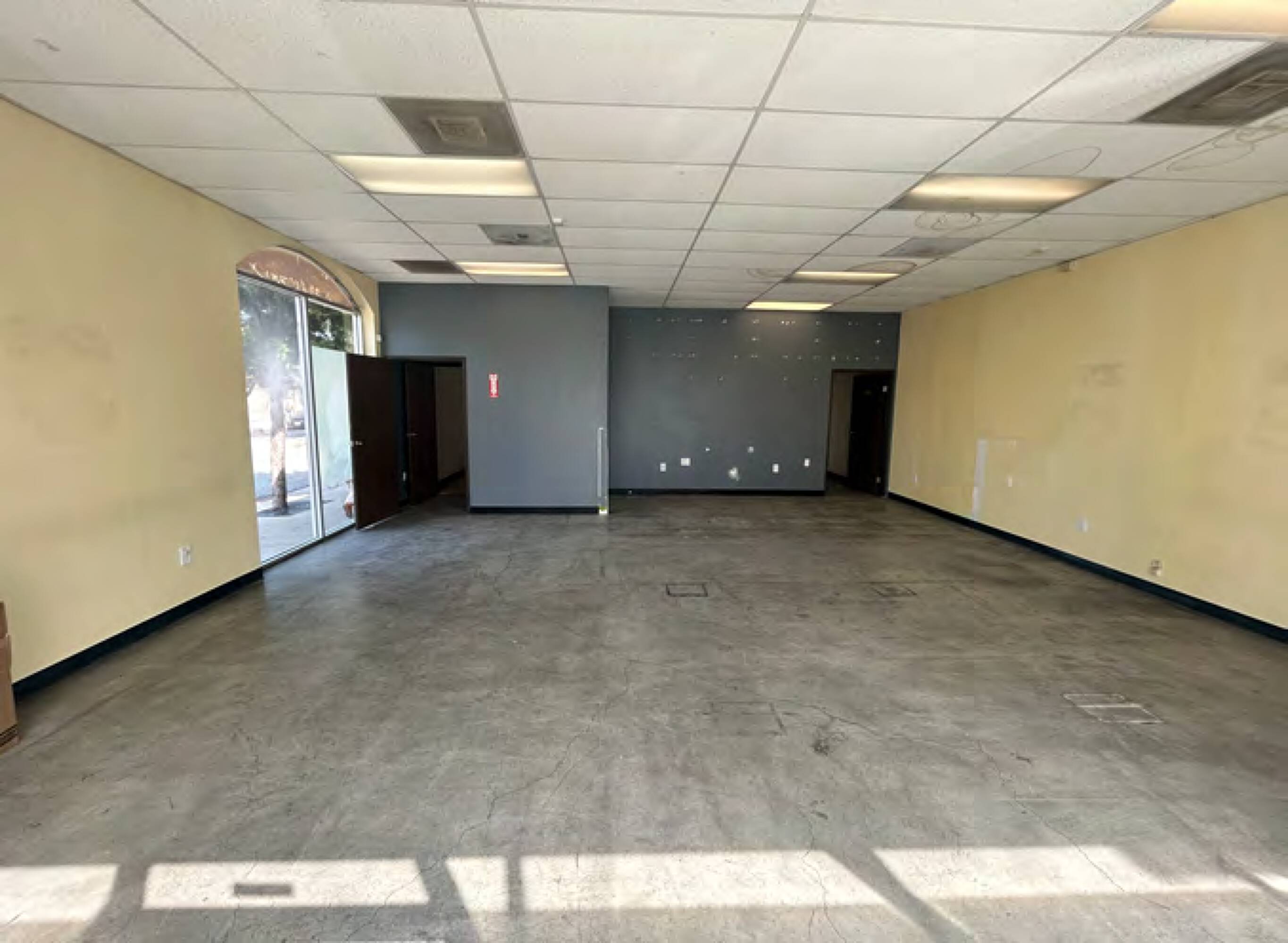 2701 E GAGE AVE Huntington Park CA 90255-5457 APN: 6320-028-011 | Crexi.com