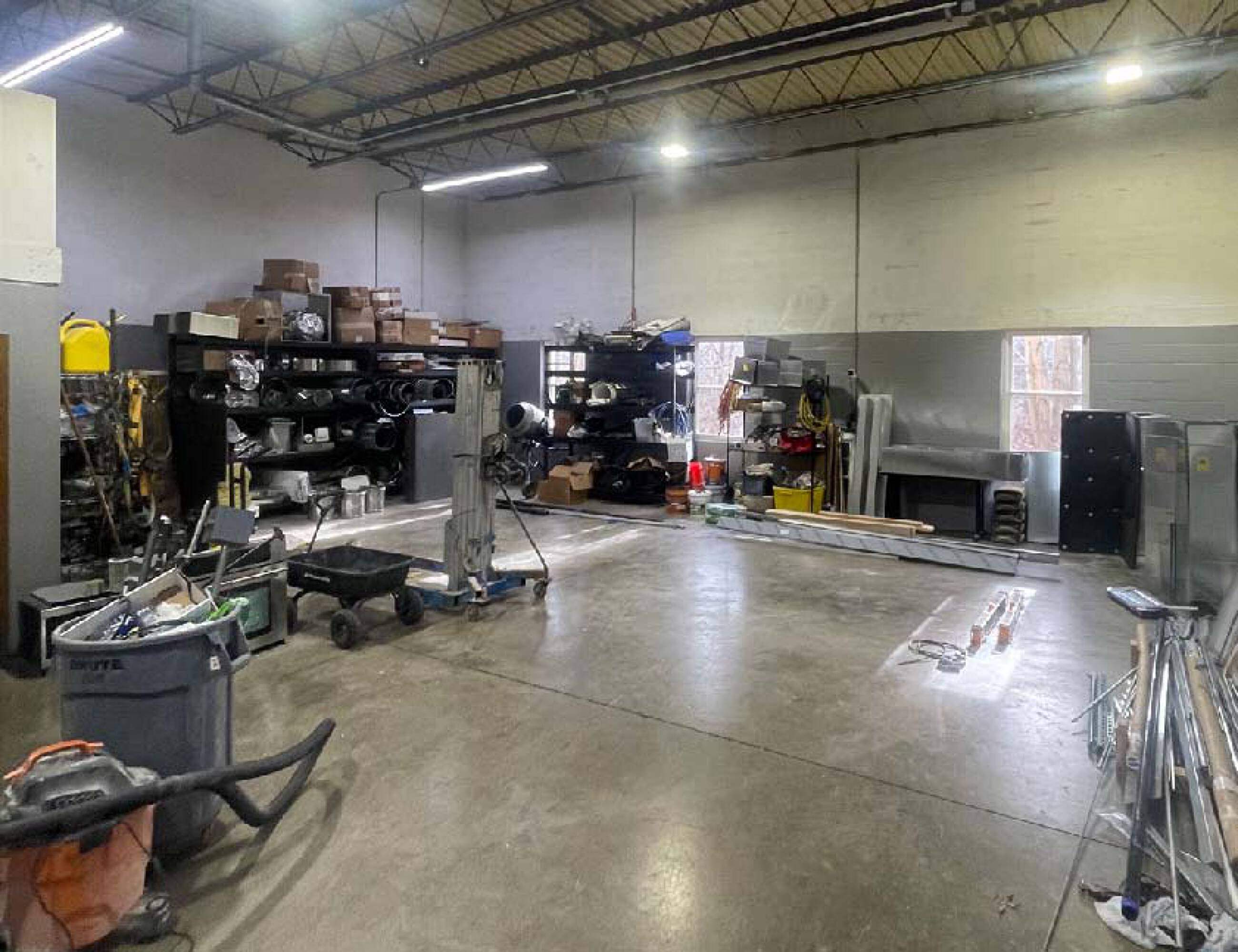 380 SOLON RD Bedford OH 44146-3806 APN: 81429001 | Crexi.com