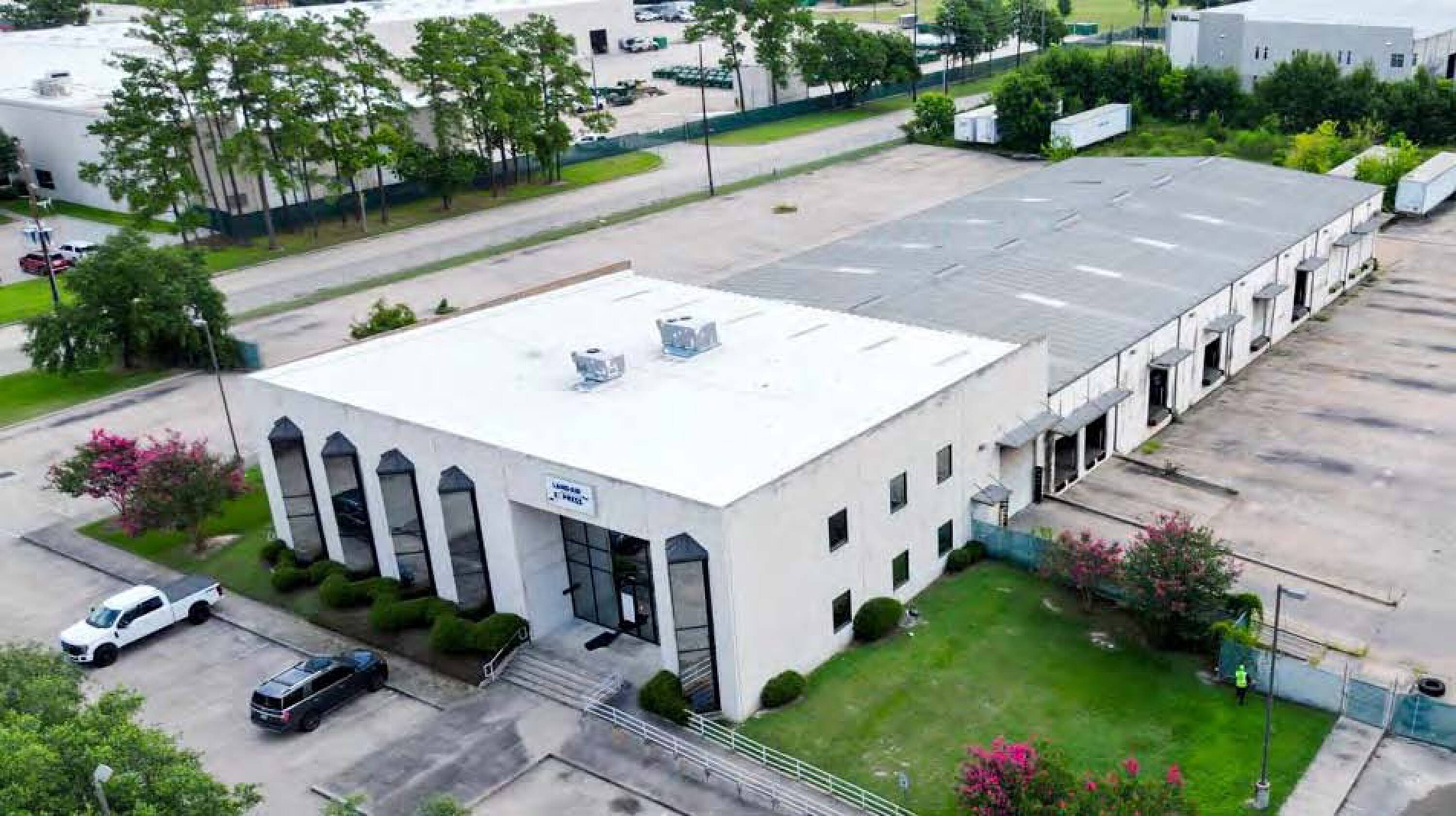 15550 Export Plaza Dr, Houston, TX 77032 | Crexi.com