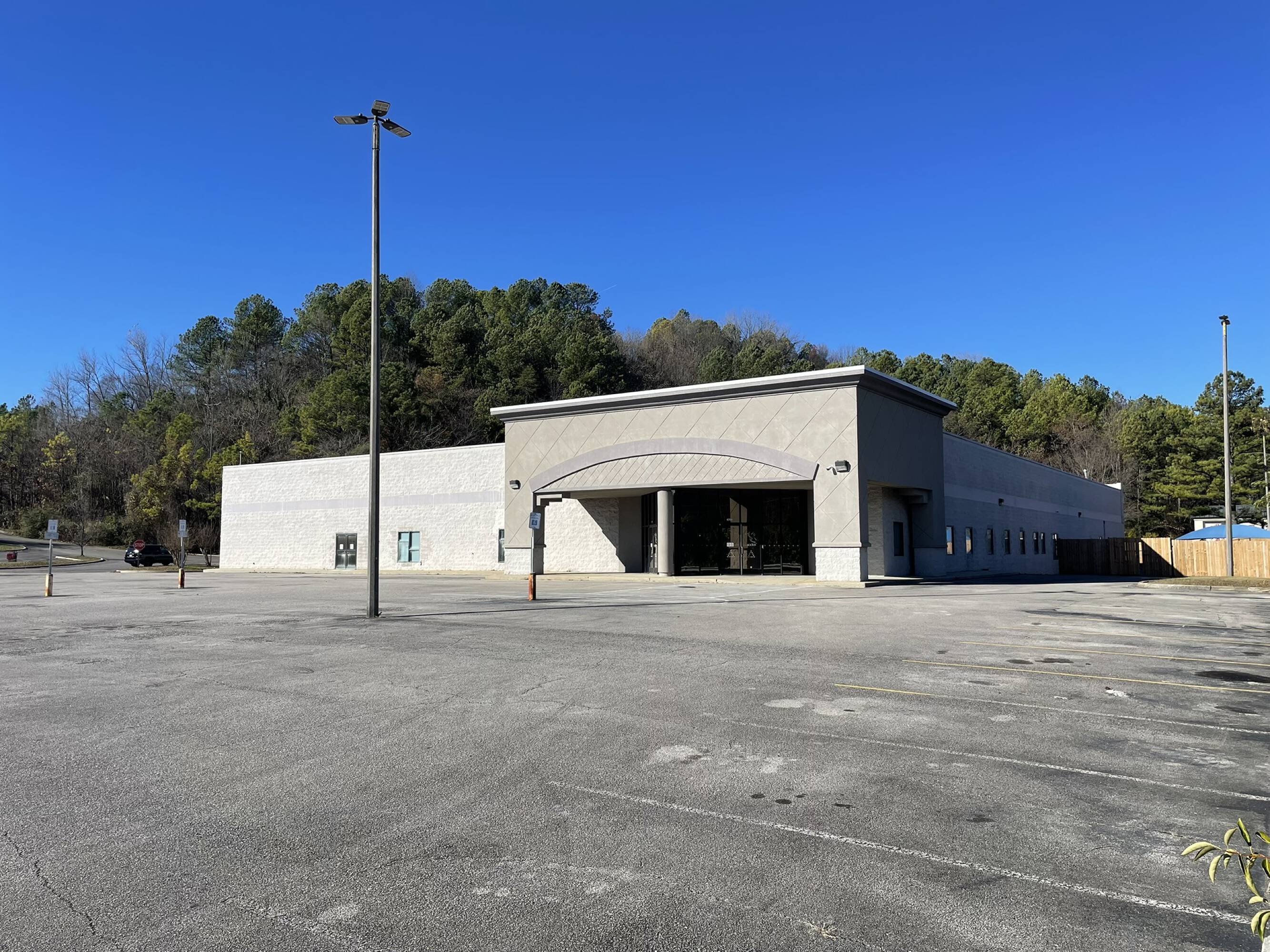 6701 Crestwood Blvd, Birmingham, AL 35212 | Crexi.com