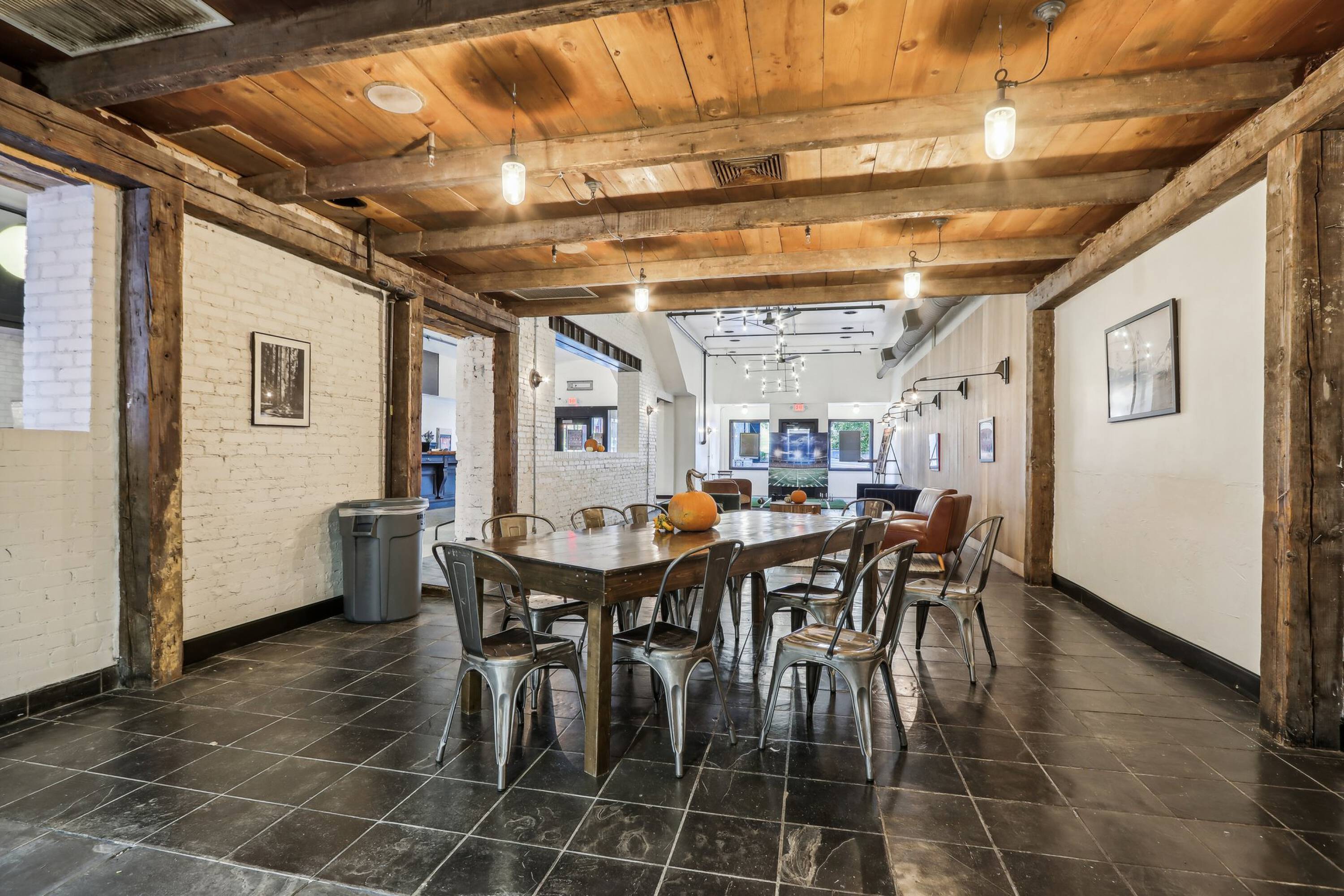 7 W Main St, Madison, WI 53703 | Crexi.com