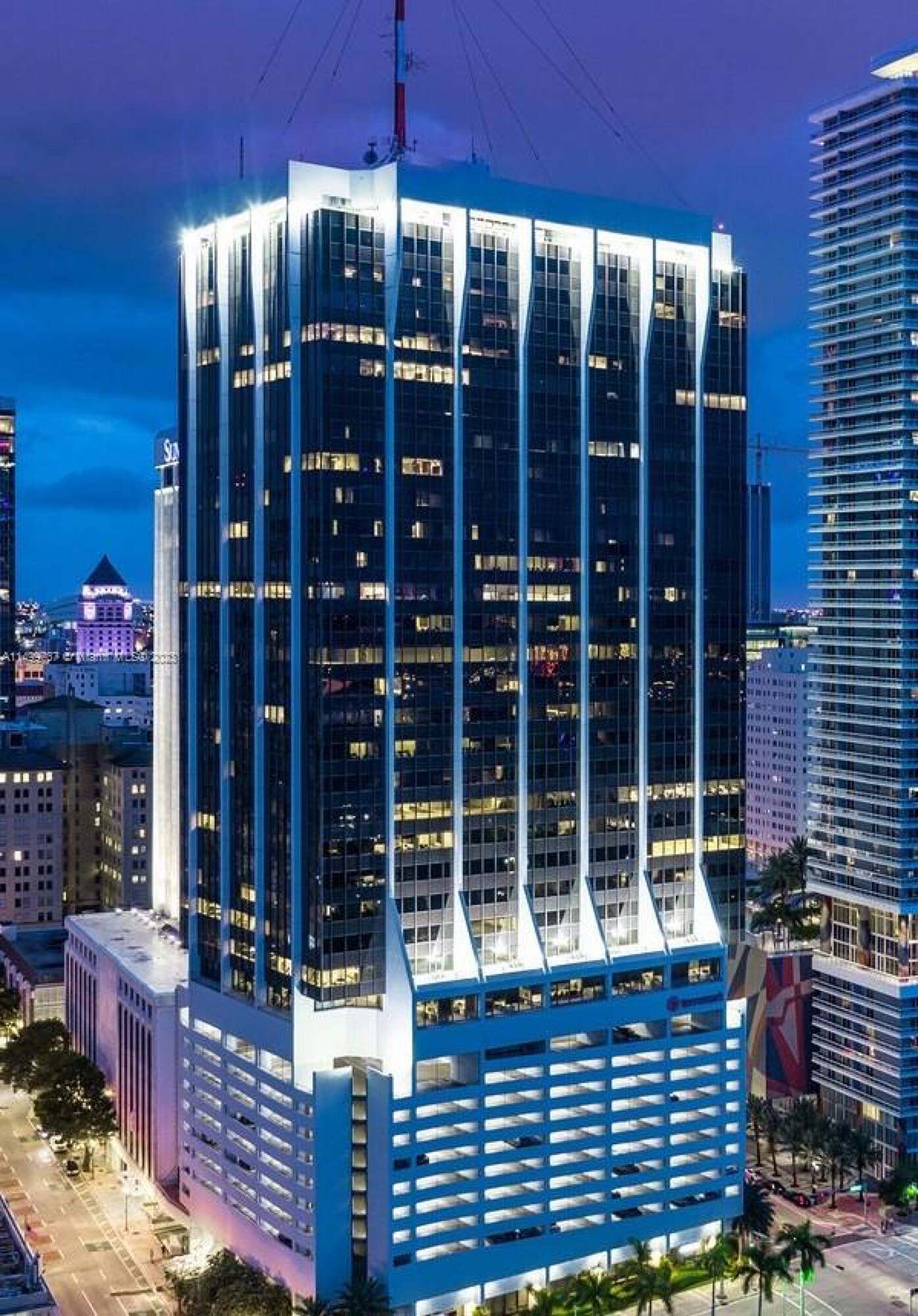 2 S Biscayne Blvd # 3200, Miami, FL 33131 | Crexi.com