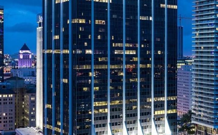 2 S Biscayne Blvd # 3200, Miami, FL 33131 | Crexi.com