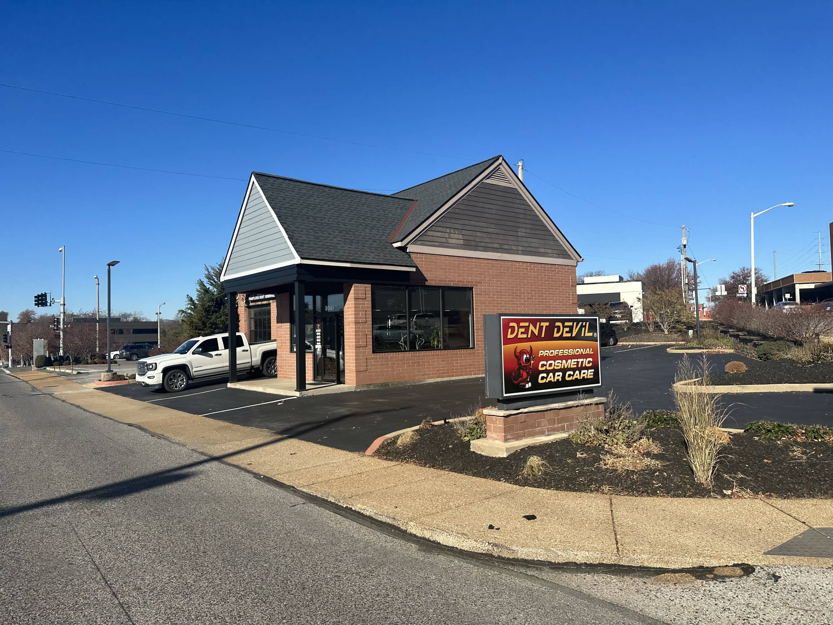 8061 Clayton Rd, Clayton, MO 63105 | Crexi.com